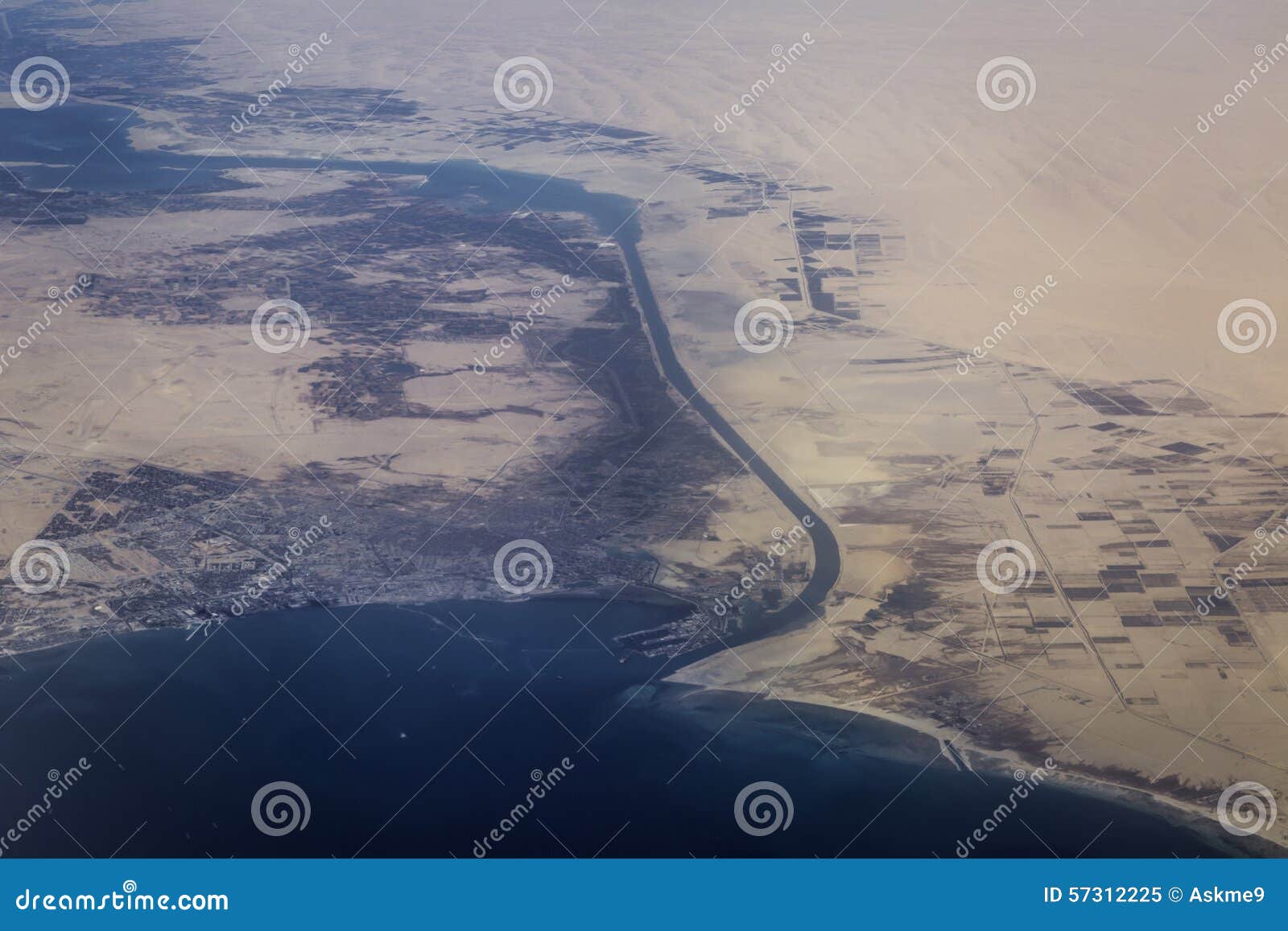 1,359 Suez Canal Fotos - Libres de Derechos y Gratuitas de Dreamstime