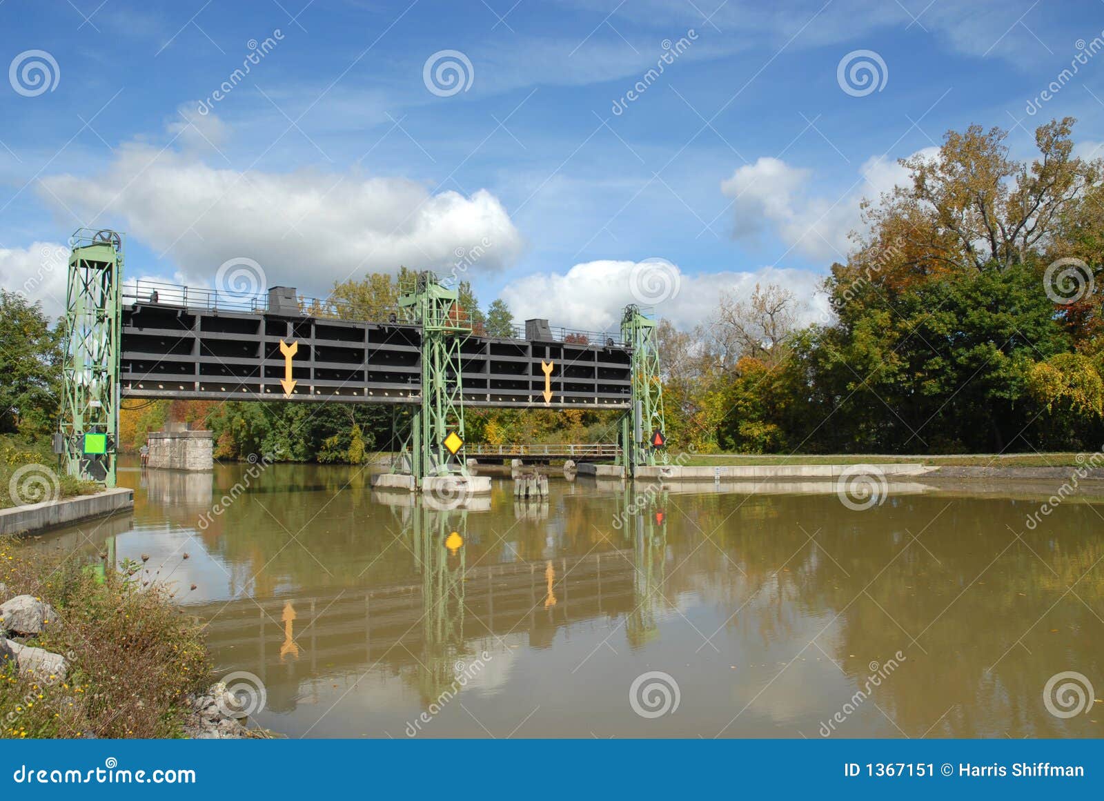 Canal lock stock image. Image of engineering, barrier - 1367151