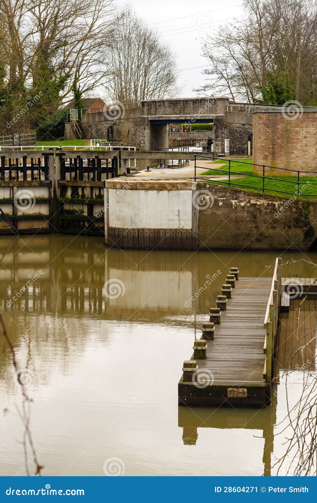 Kent Countryside Yalding Uk Stock Image - Image of river, jetty: 28604271