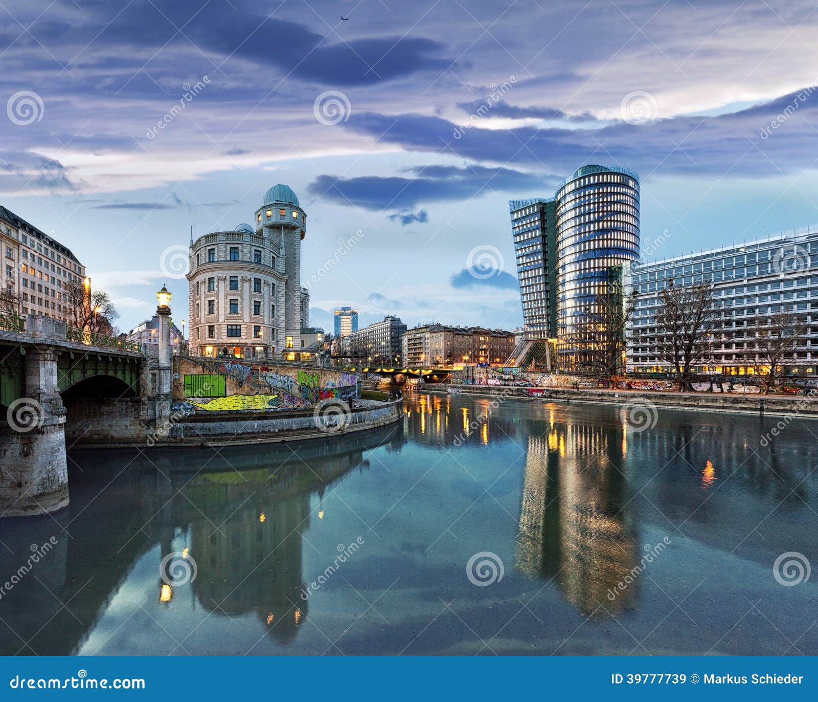 Canale Di Danubio Di Vienna - L'Austria Immagine Stock - Immagine di ...