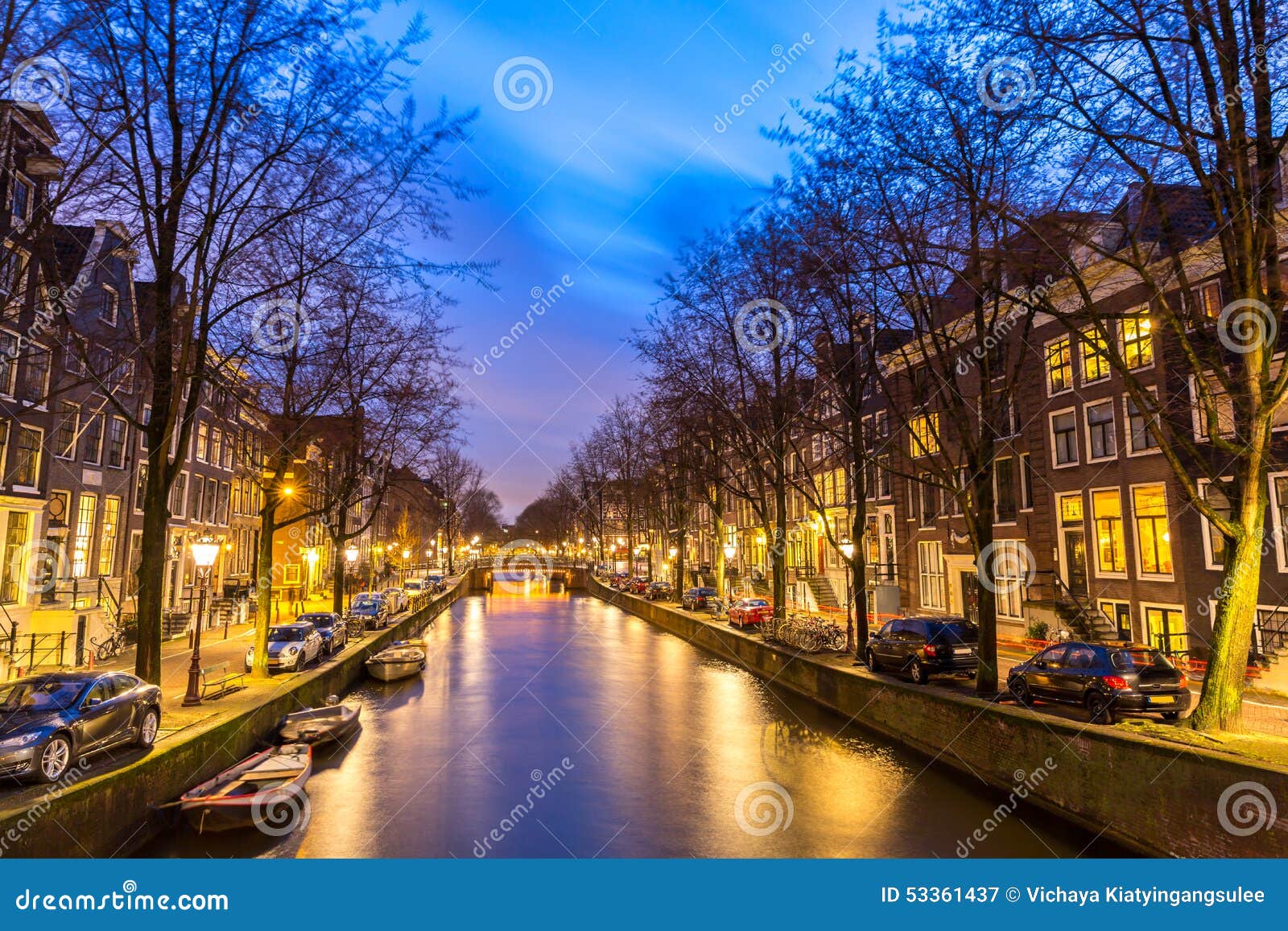 Canales de Amsterdam imagen de archivo. Imagen de holandés - 53361437