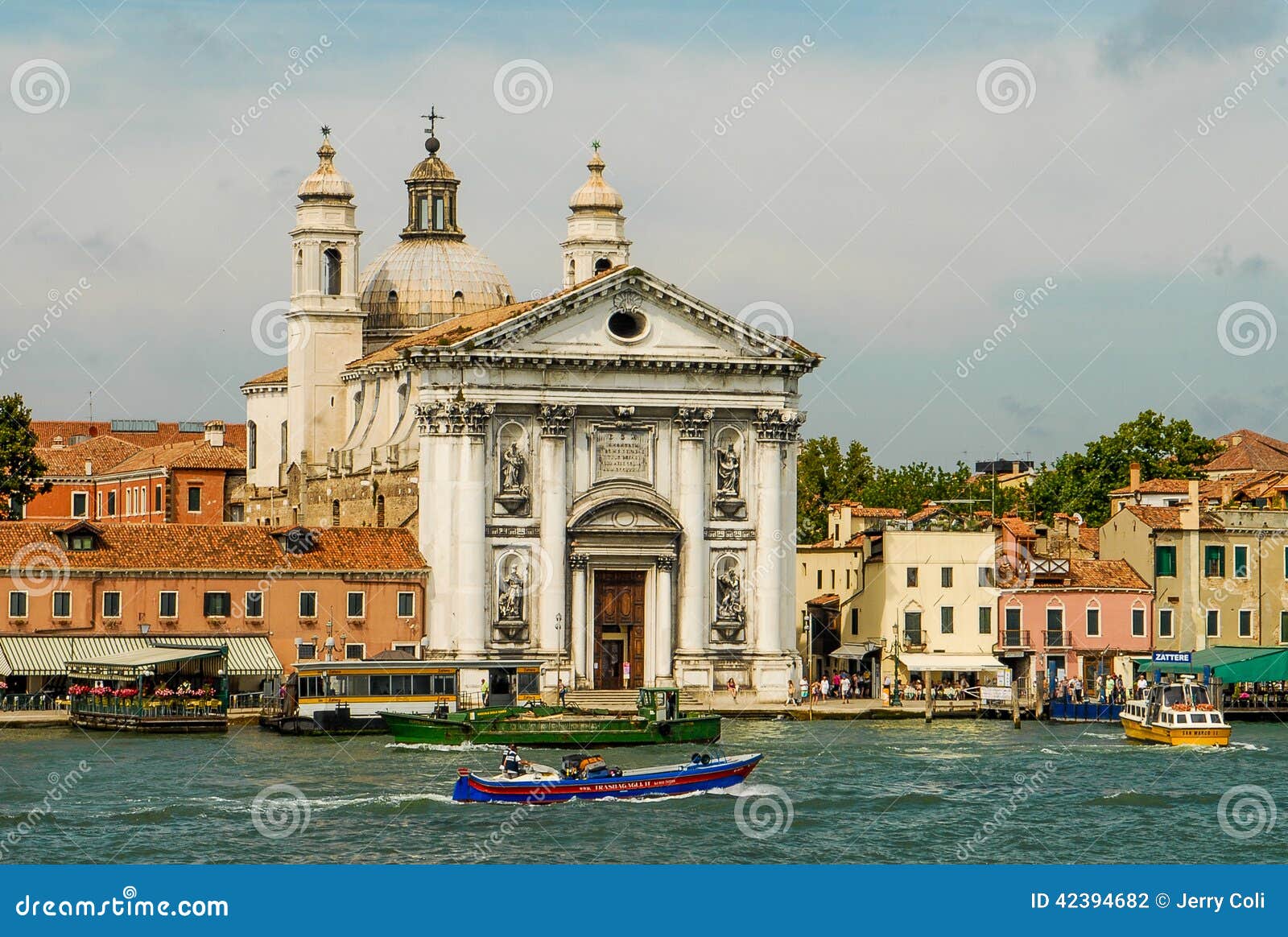Canals of Venice Italy editorial photography. Image of building - 42394682
