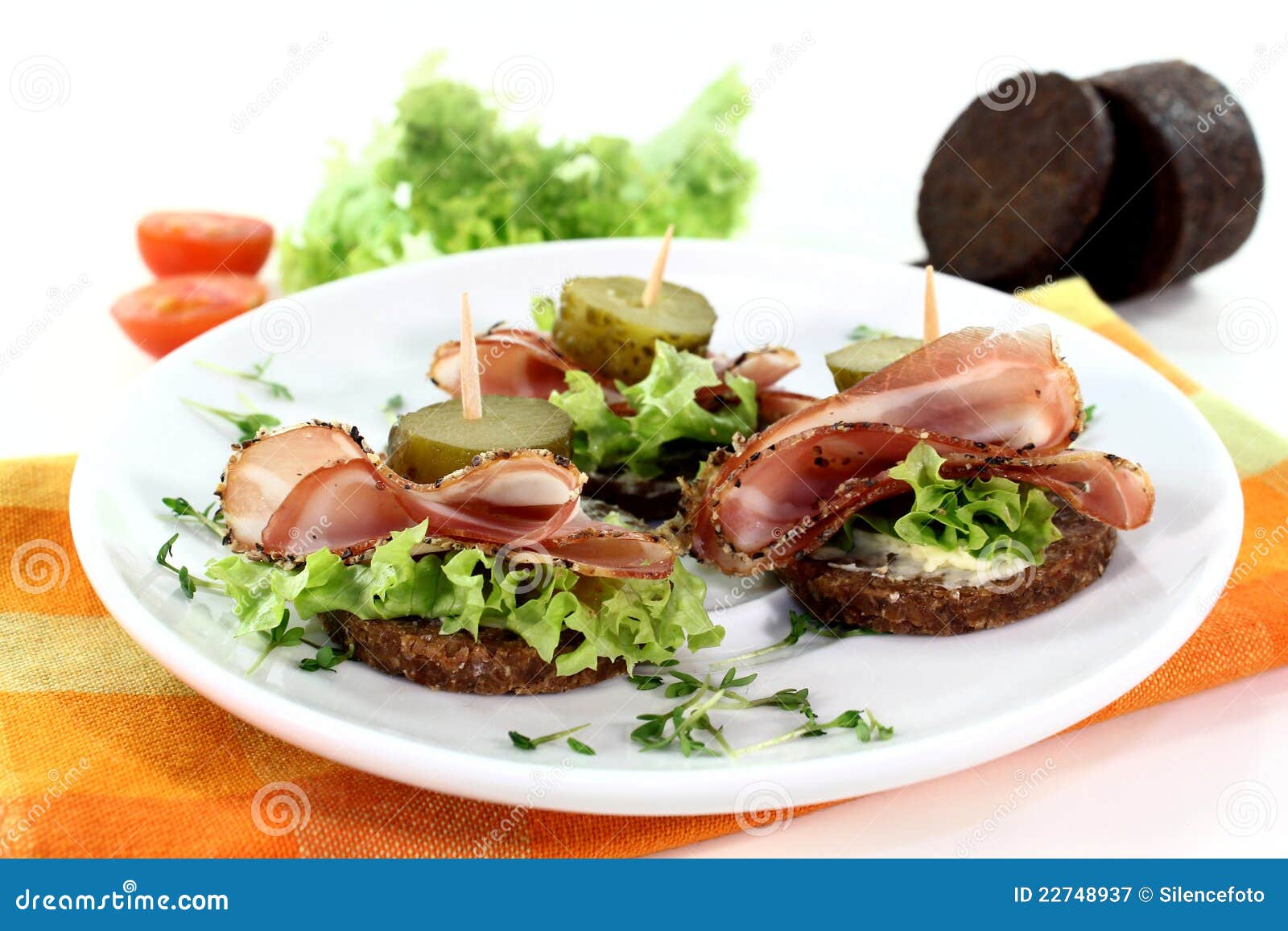 Canape mit bacon stock image. Image of food, appetizers - 22748937
