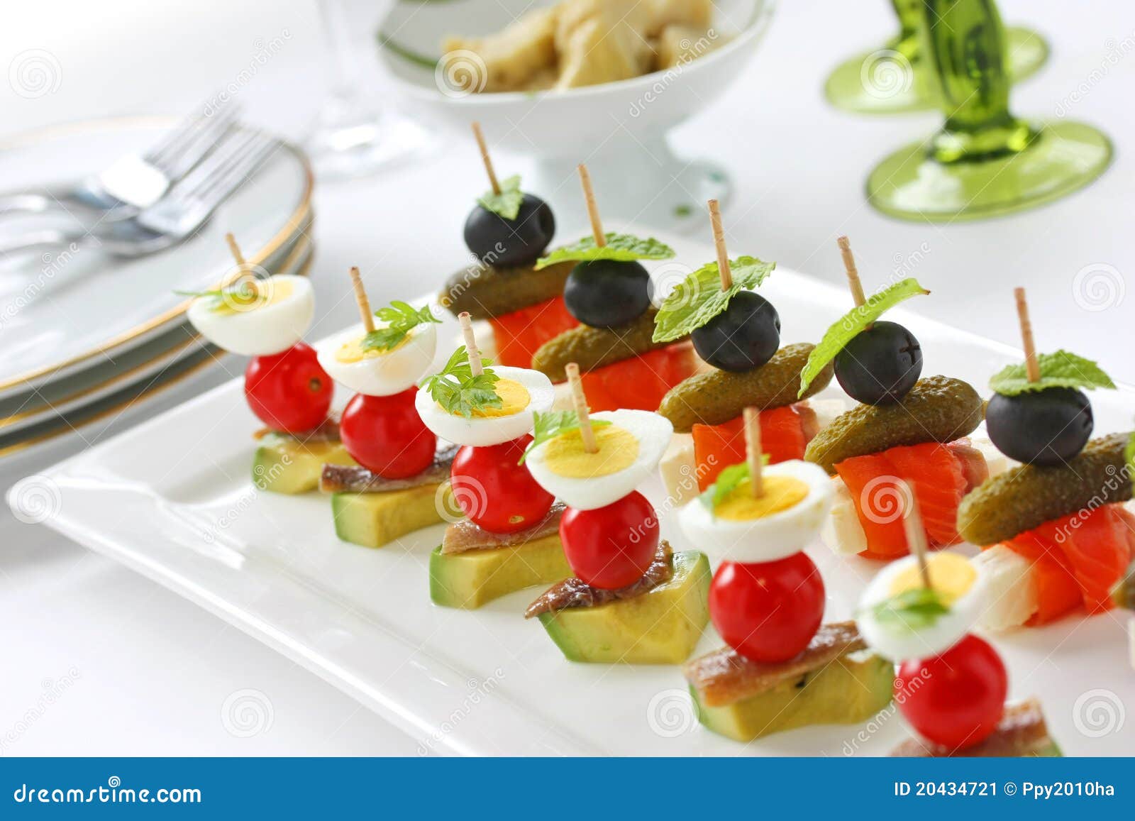 Canapes Sui Toothpicks, Pinchos Immagine Stock - Immagine di partito ...