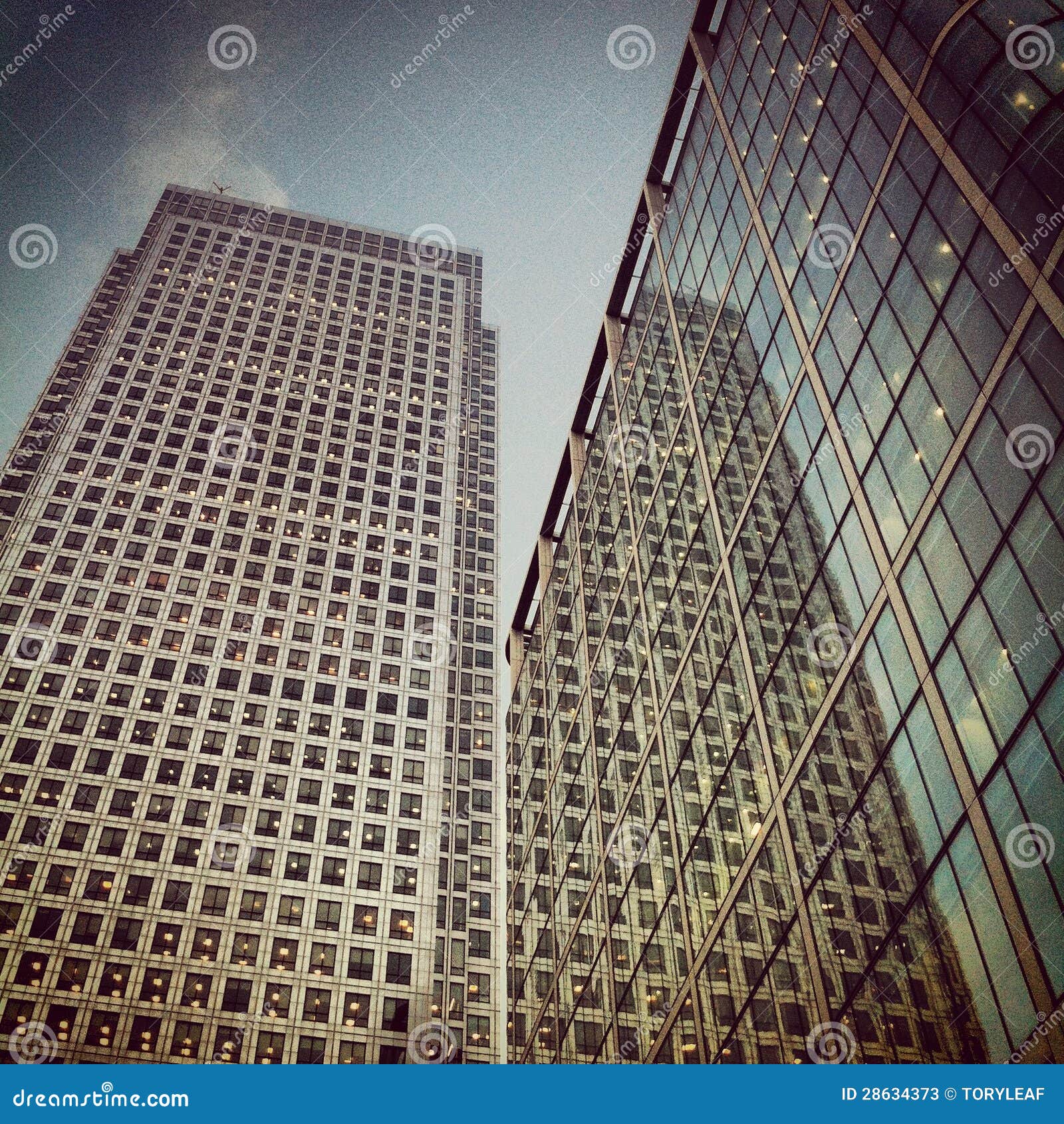 Canary Wharf - Cabot Square Stock Image - Image of cabot, lines: 28634373