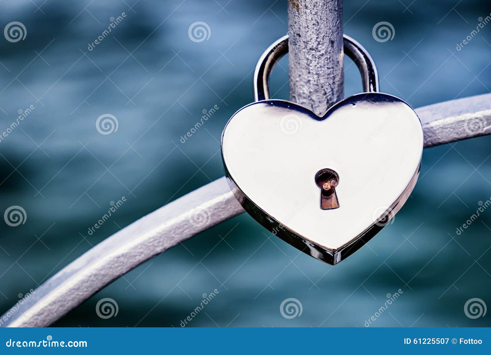 Candado del amor imagen de archivo. Imagen de boda, bloqueos - 61225507