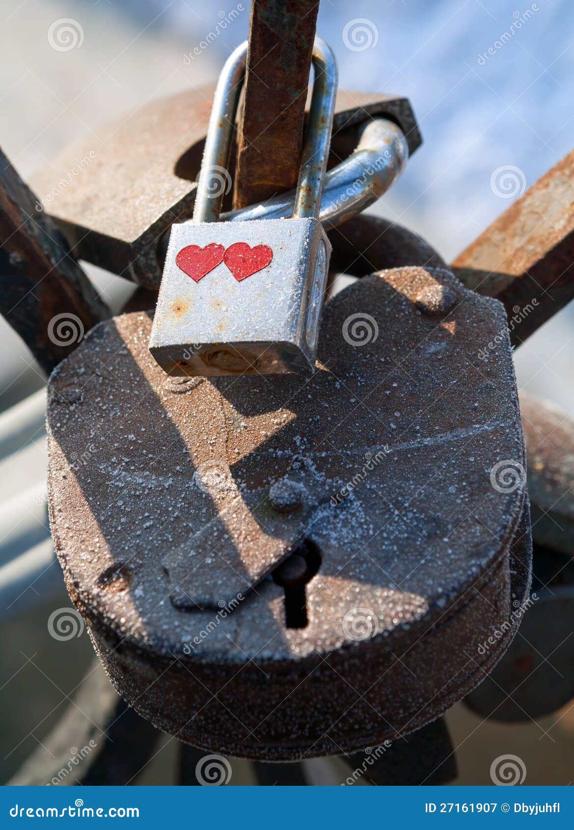 Candados del amor imagen de archivo. Imagen de hierro - 27161907