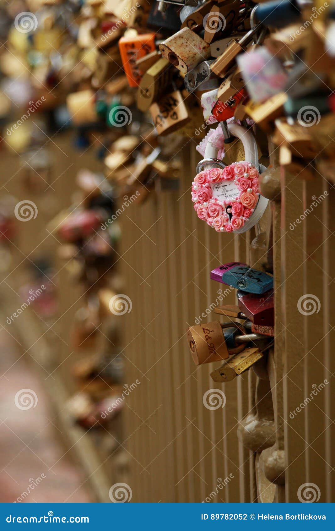 Candados del amor foto de archivo. Imagen de estructura - 89782052