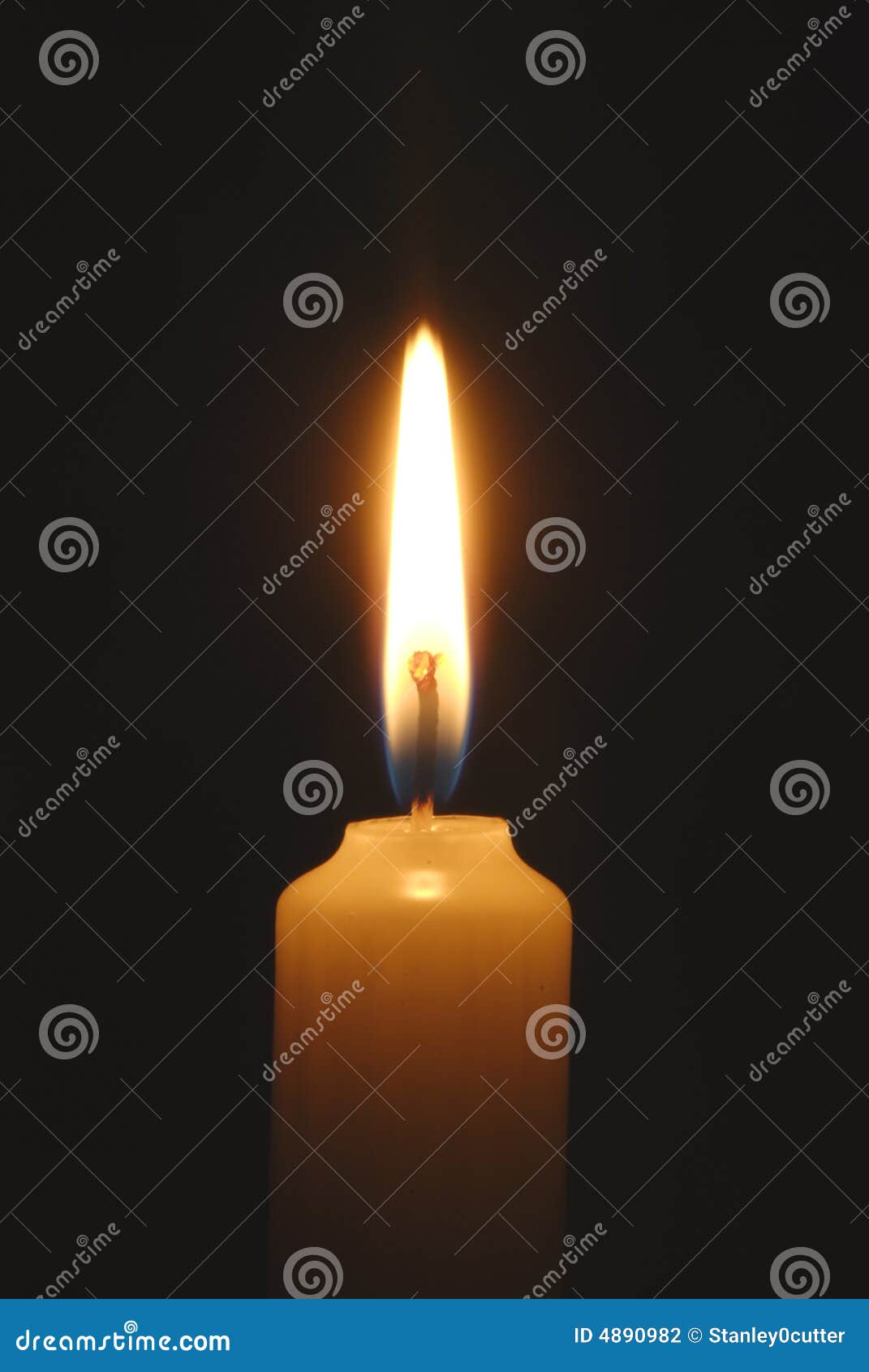 Candela fotografia stock. Immagine di stoppino, bianco - 4890982