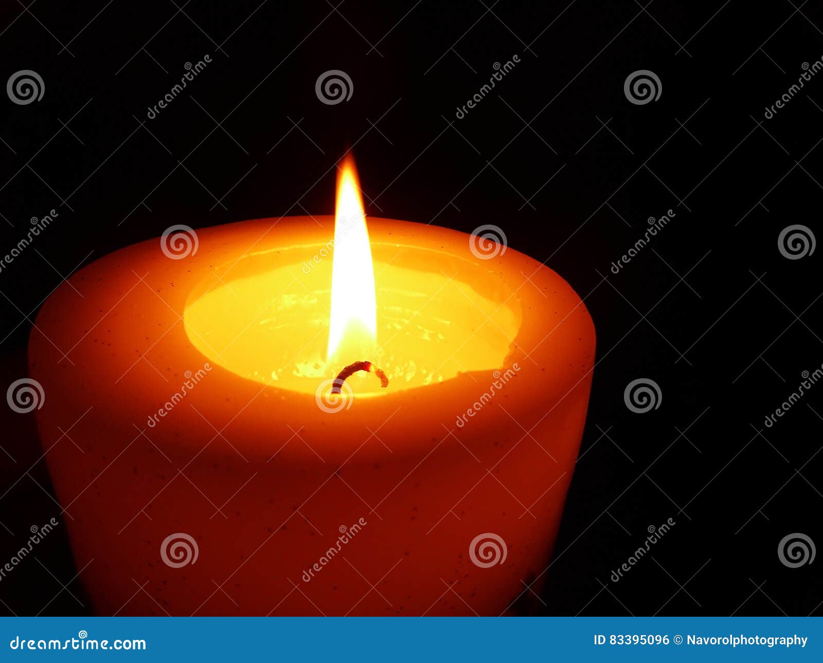 Candela Burning fotografia stock. Immagine di celebrazione - 83395096