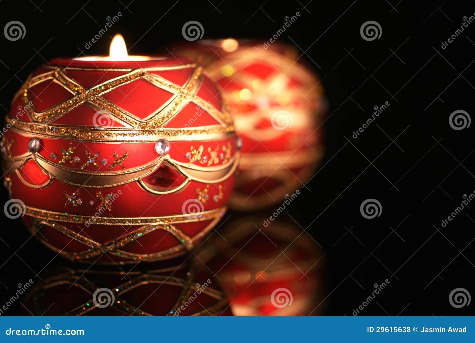 Candele eleganti di Natale fotografia stock. Immagine di candlelight ...