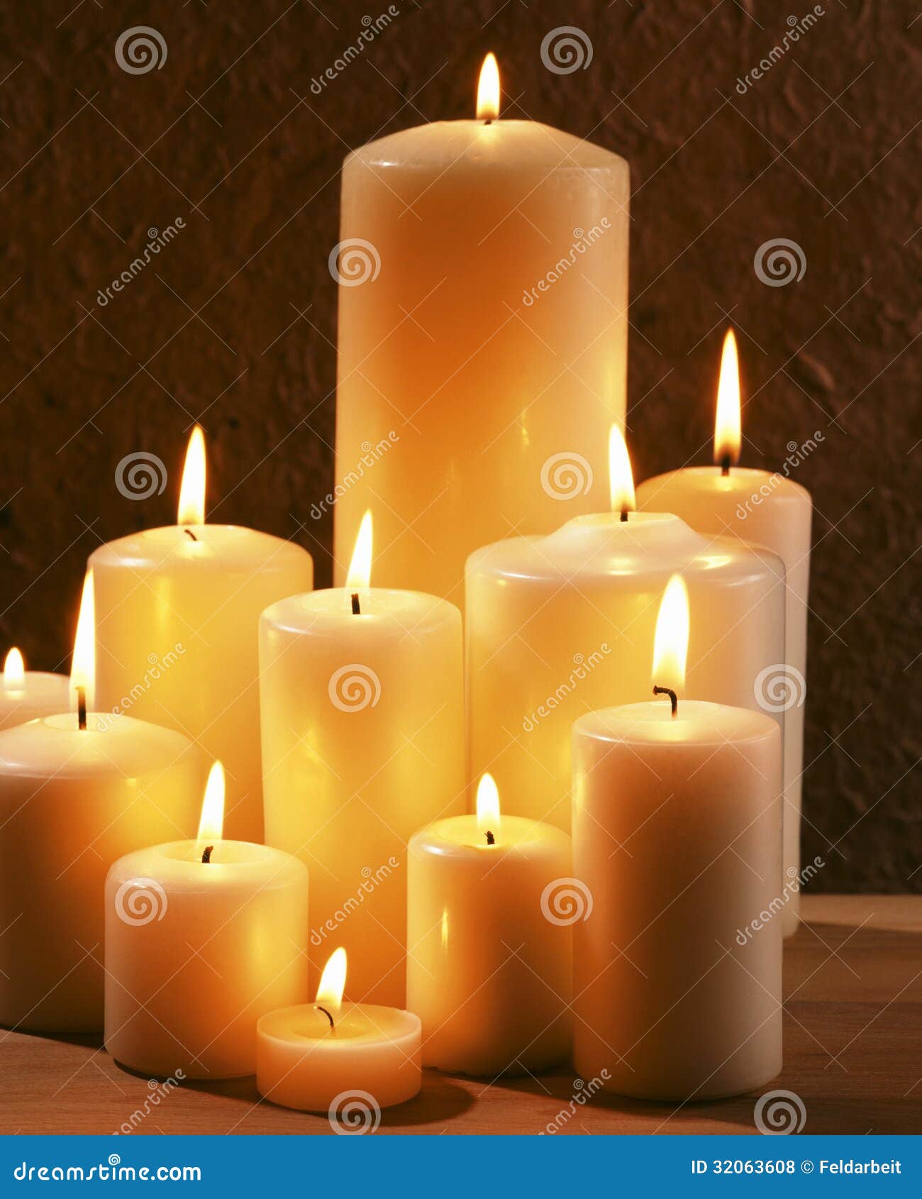 Candes stock foto. Image of donker, begraafplaats, brandwond - 32063608