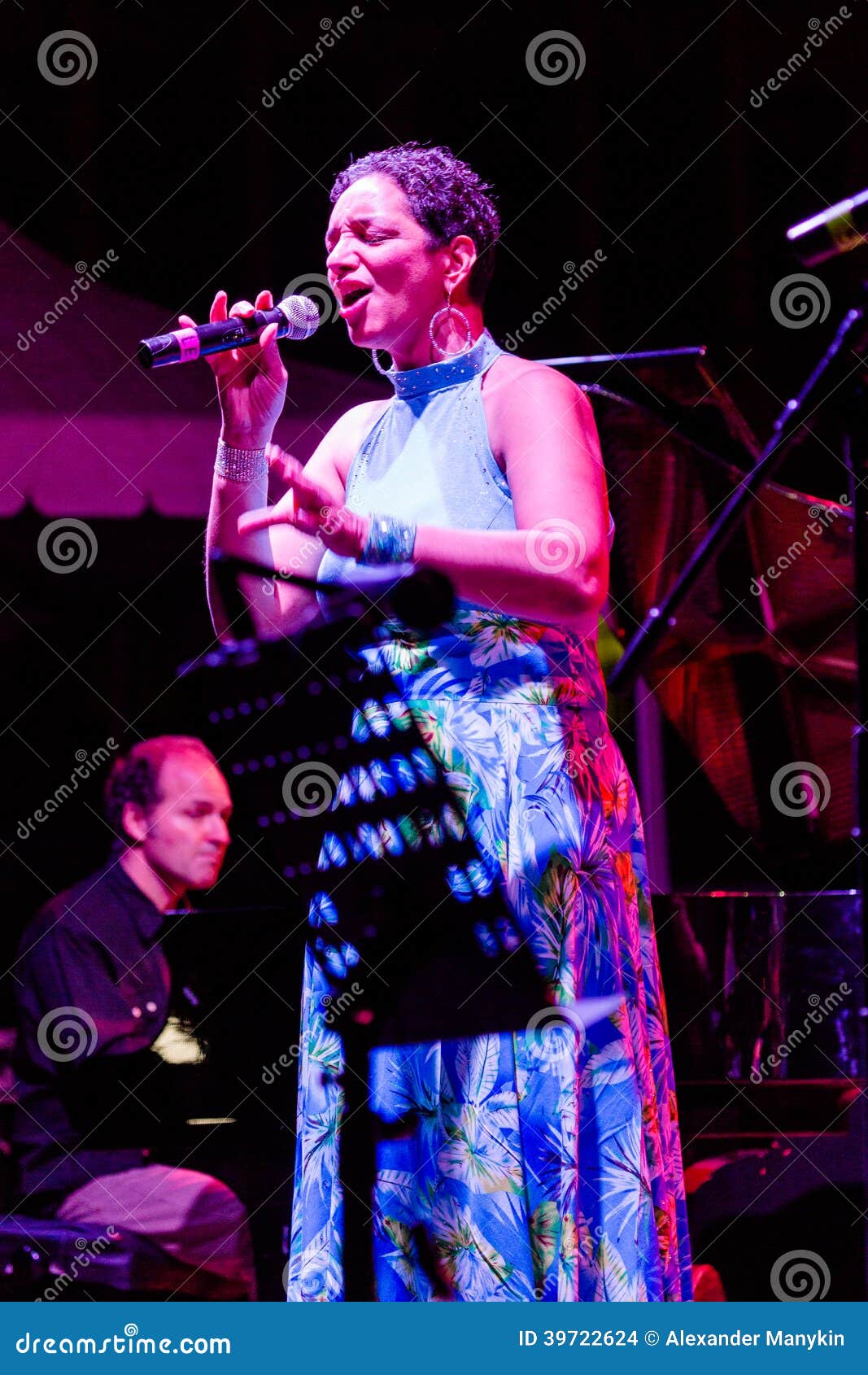 Candida Rose imagen de archivo editorial. Imagen de expo - 39722624