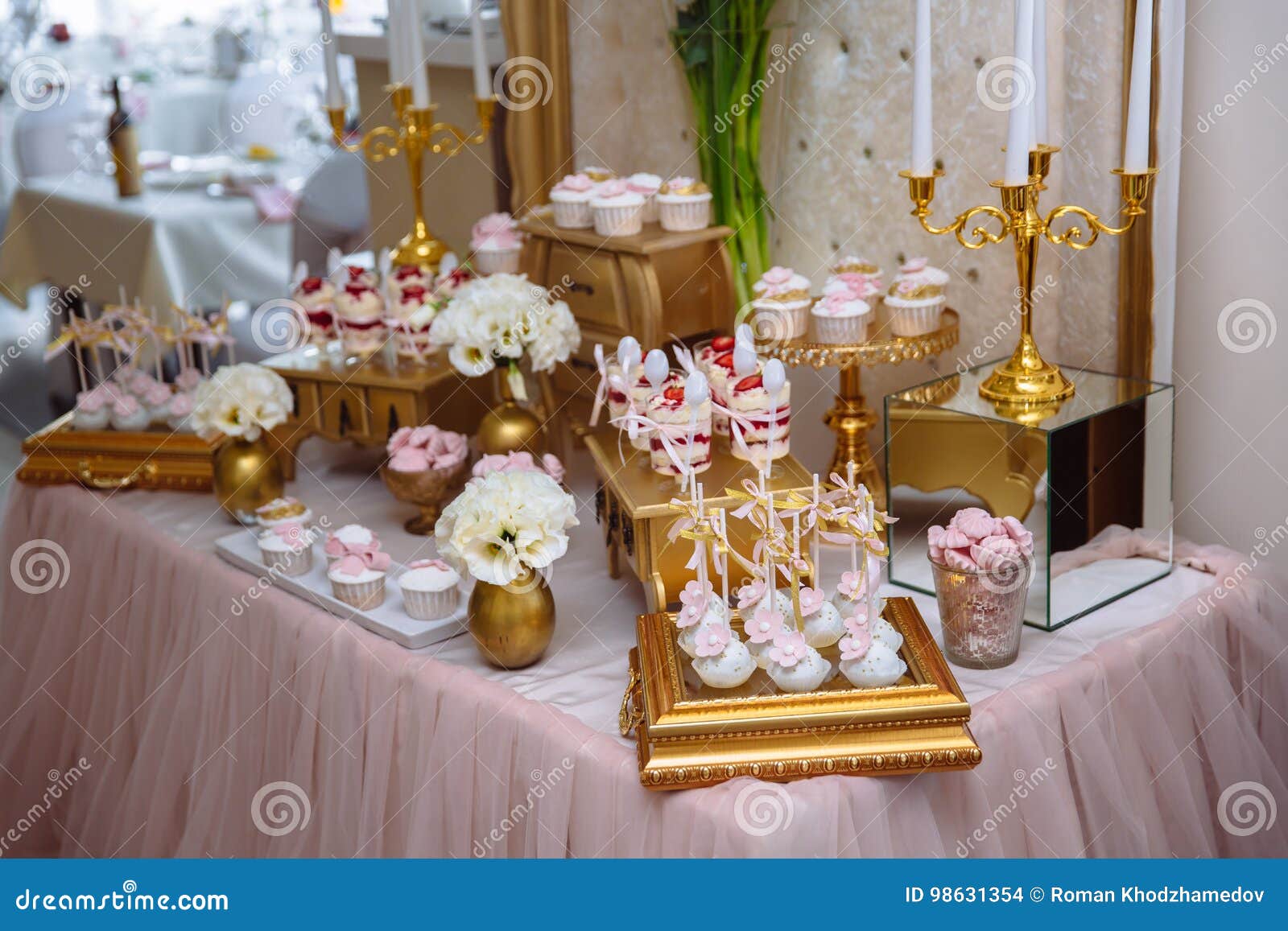Candy Bar. Table with Sweets, Buffet with Cupcakes, Candies, Dessert ...