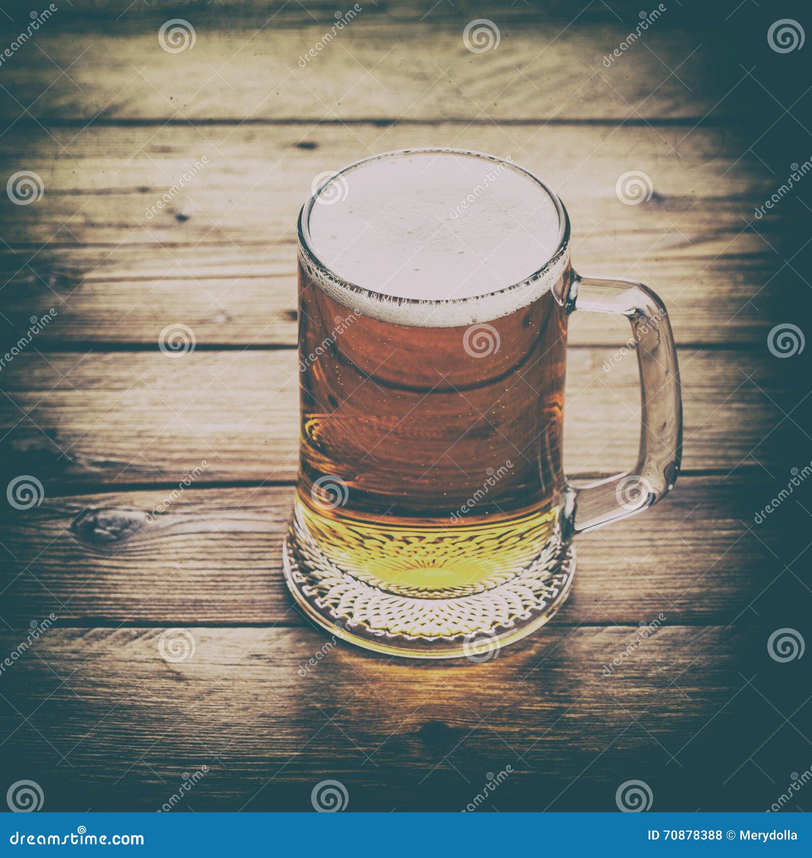 Caneca de cerveja foto de stock. Imagem de cervejaria - 70878388