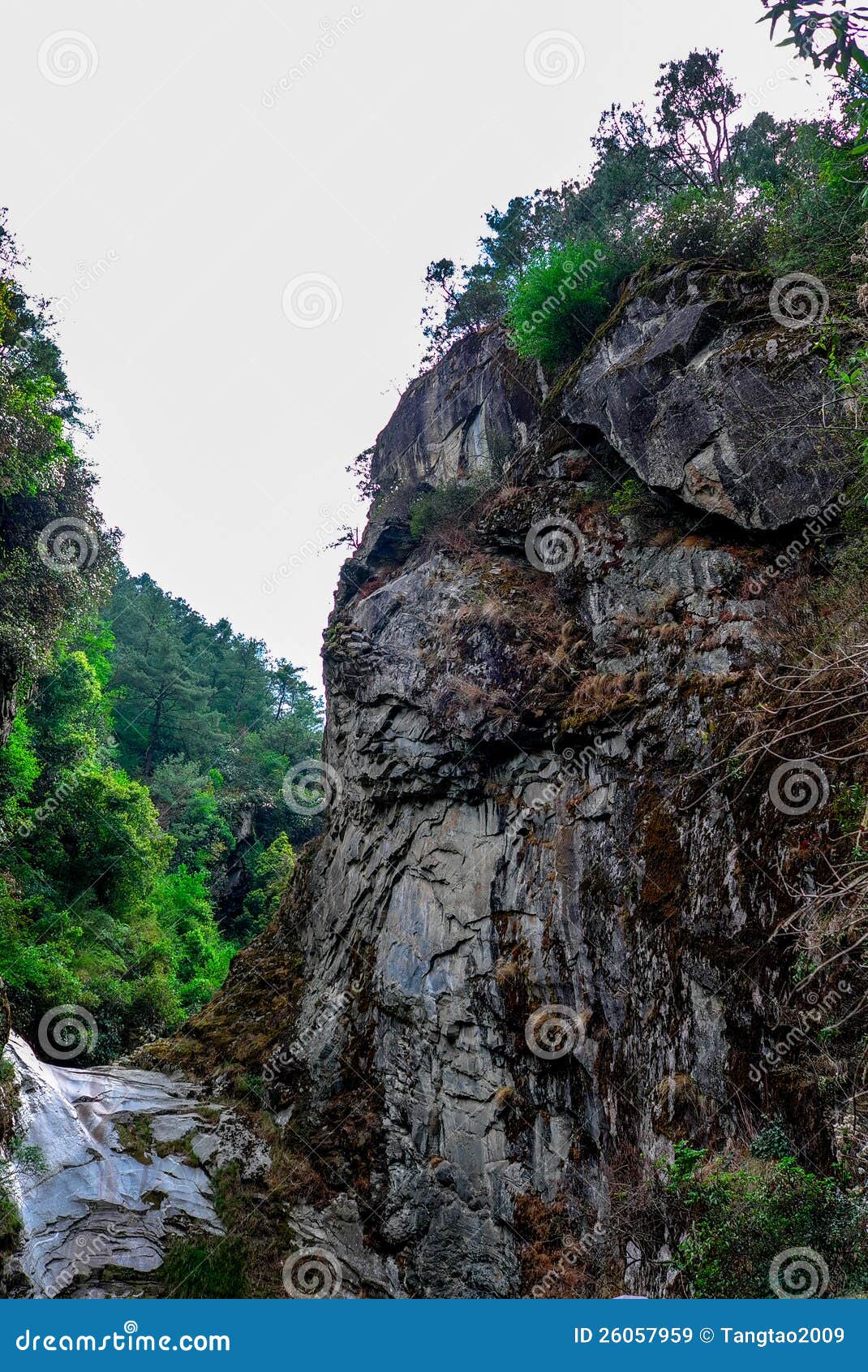 Cangshan Mountain stock image. Image of green, steep - 26057959