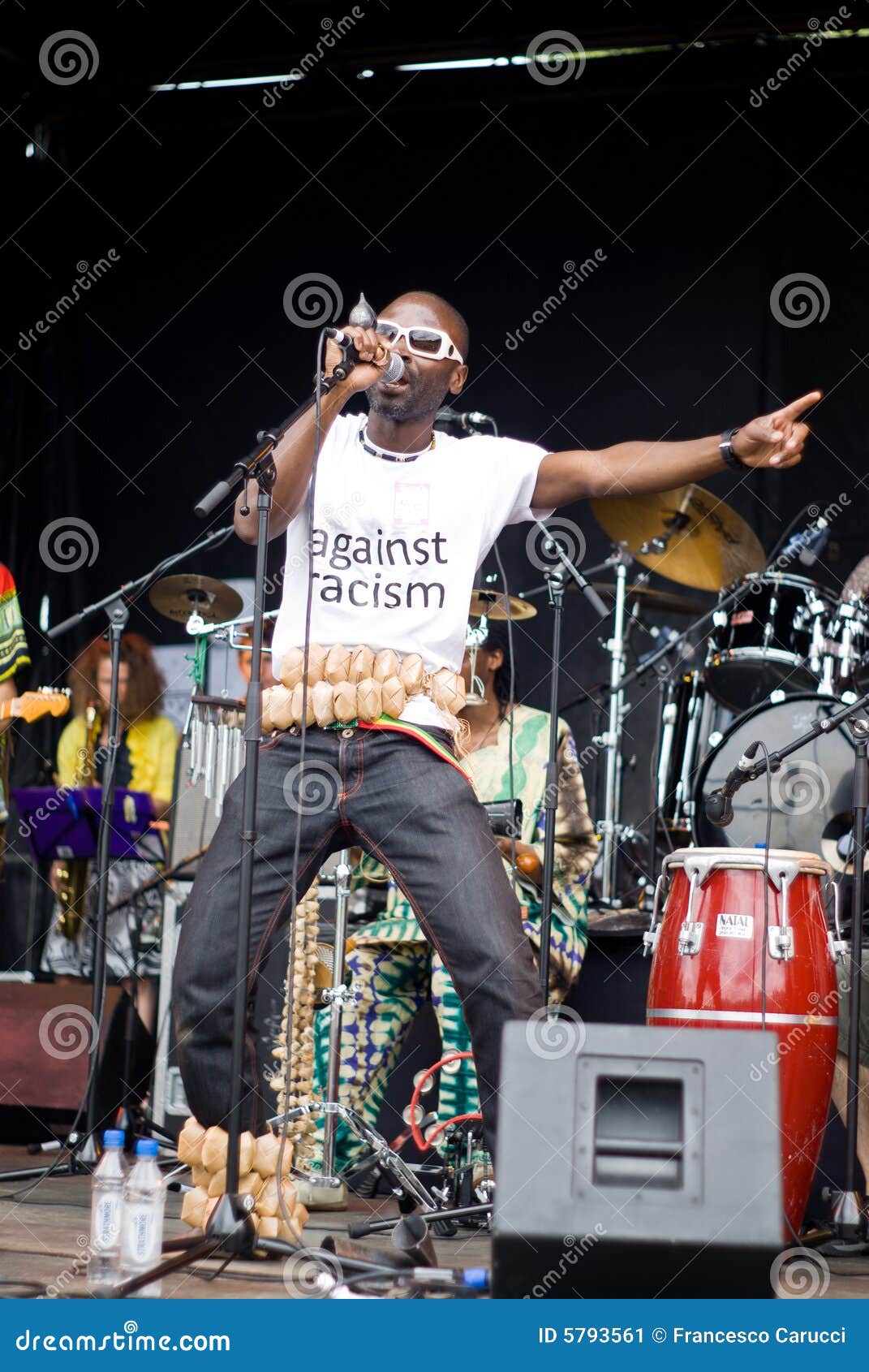 Canguelo De Yaaba En Concierto. Foto editorial - Imagen de grupo, gente ...