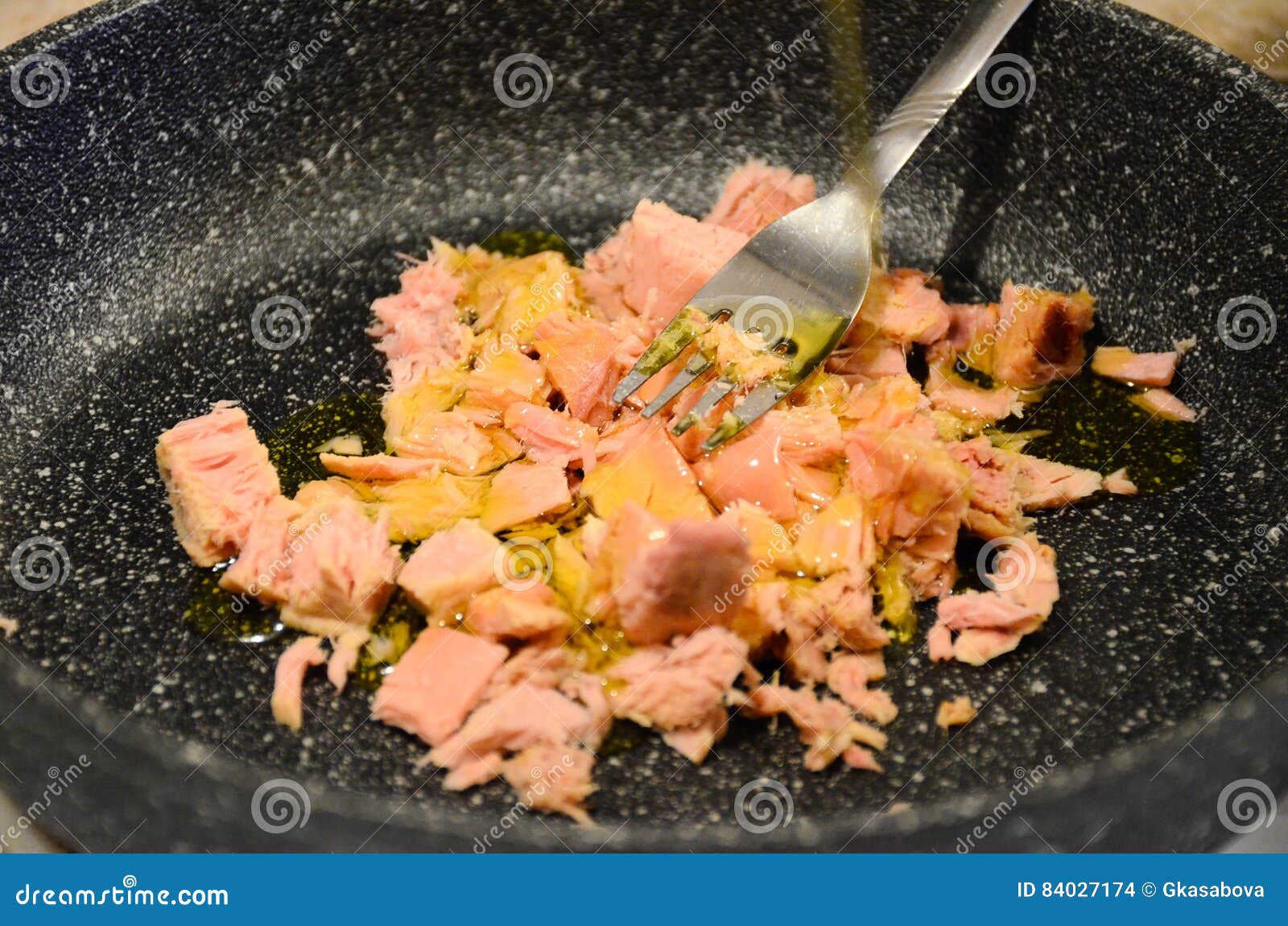 Canned tuna chunks stock photo. Image of healthy, cuisine - 84027174