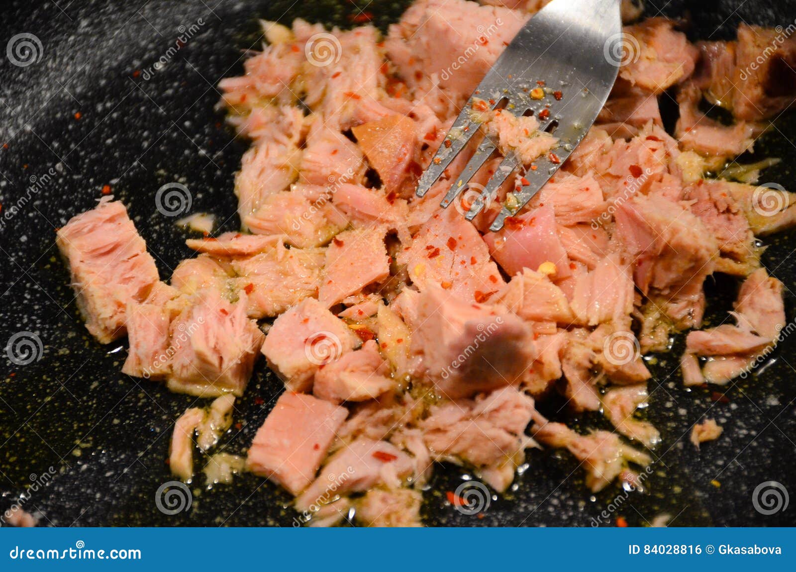 Canned tuna chunks stock photo. Image of cook, carbohydrates - 84028816