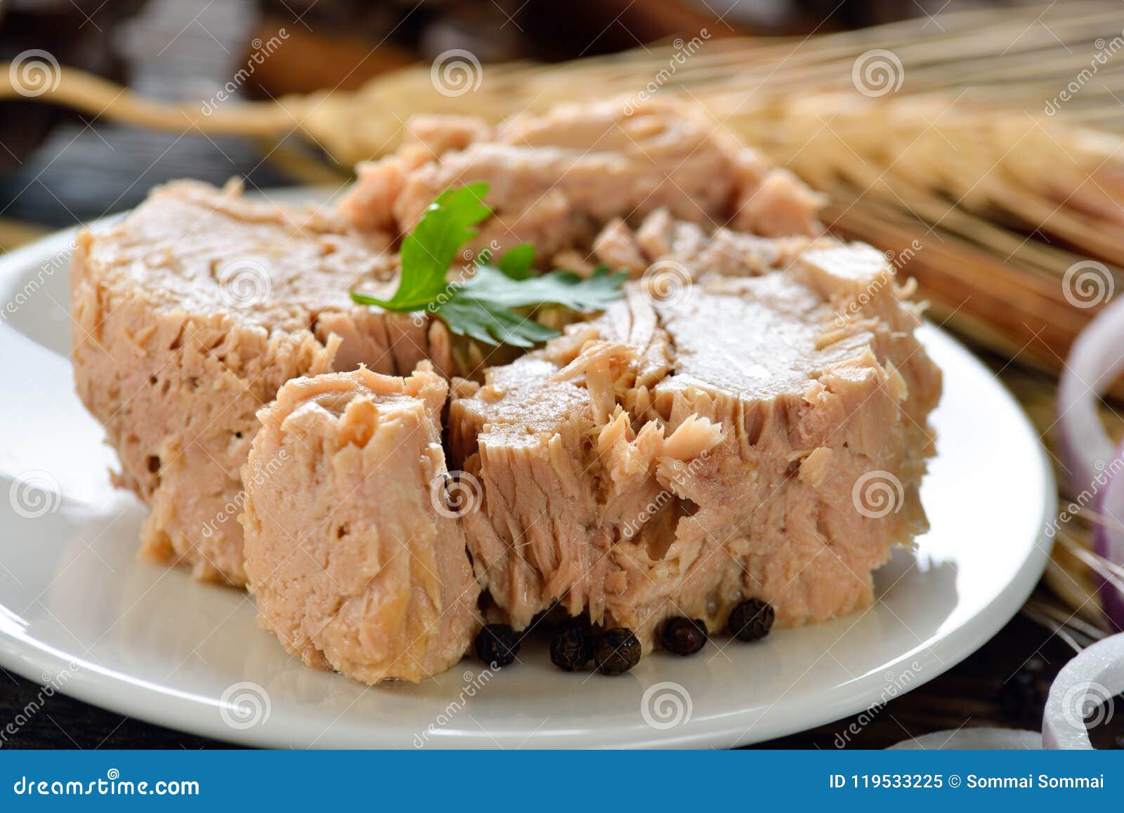 Canned tuna fish on plate stock image. Image of health - 119533225