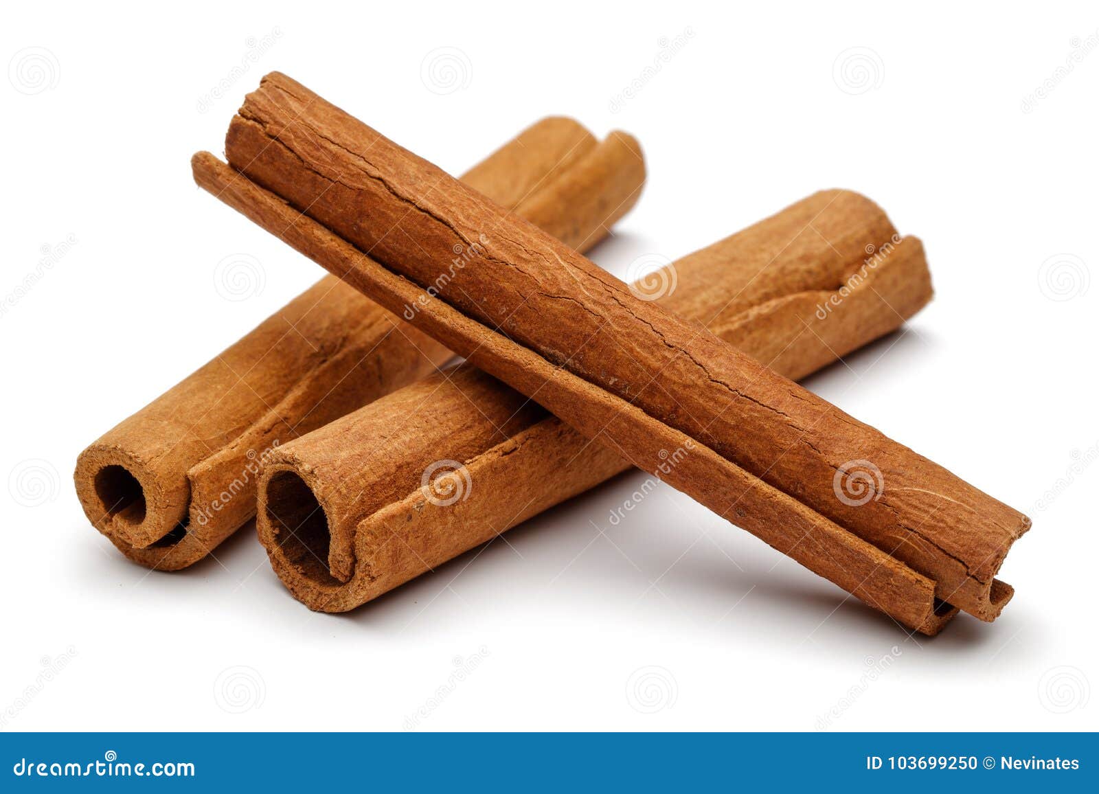 Cannella intera fotografia stock. Immagine di macro - 103699250