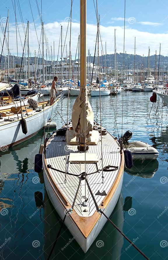 Cannes - barcos en puerto fotografía editorial. Imagen de acceso - 39151027