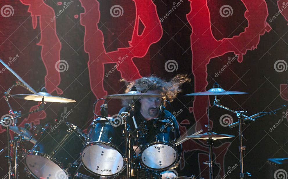 Cannibal Corpse on stage editorial stock image. Image of night - 15650934