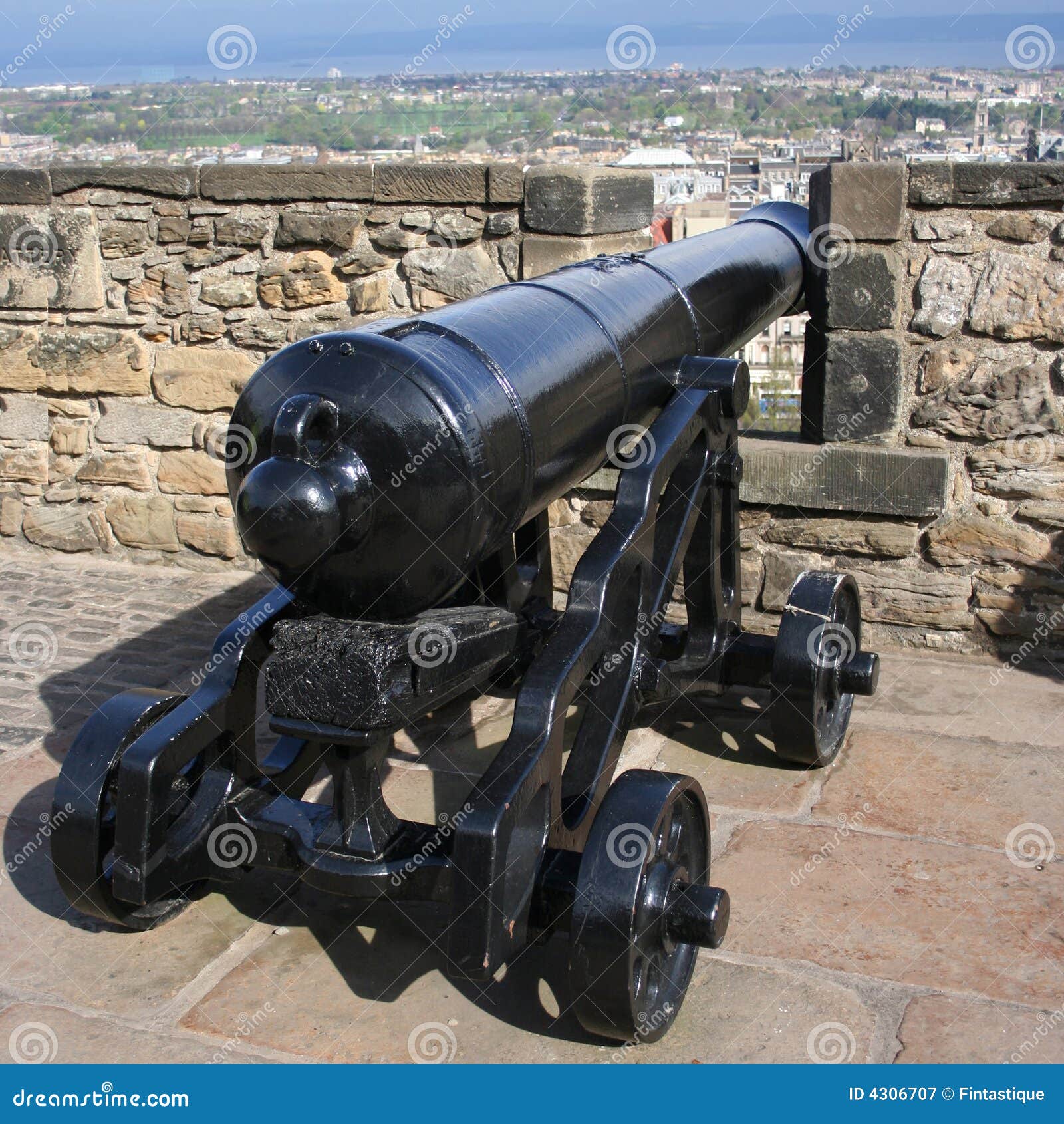 Cannon Edinburgh castle stock image. Image of cannon, britain - 4306707