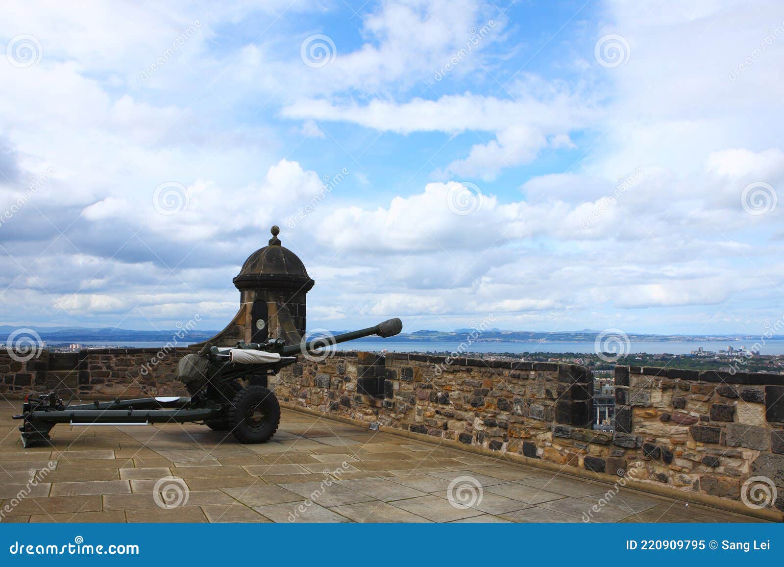 Cannon in the Edinburgh Castle,Scotland Stock Image - Image of exciting ...