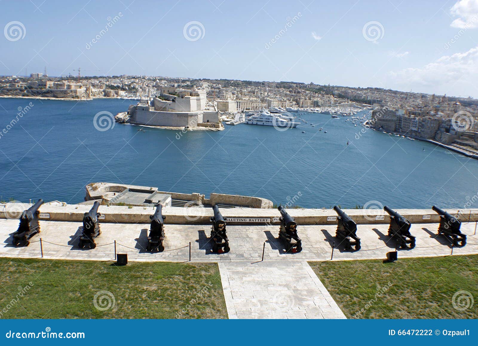 The Cannons on the Old Fort Overlooking the Harbour in Valletta, Malta ...