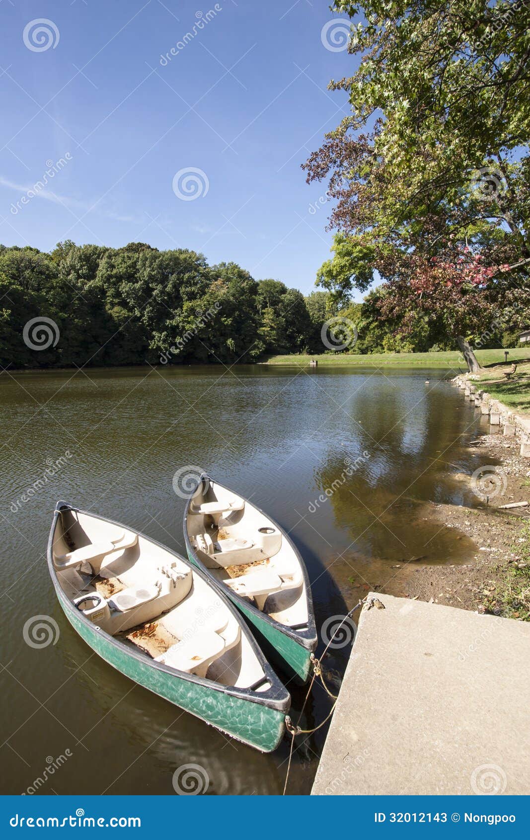 Canoe on the river stock image. Image of canoe, place - 32012143