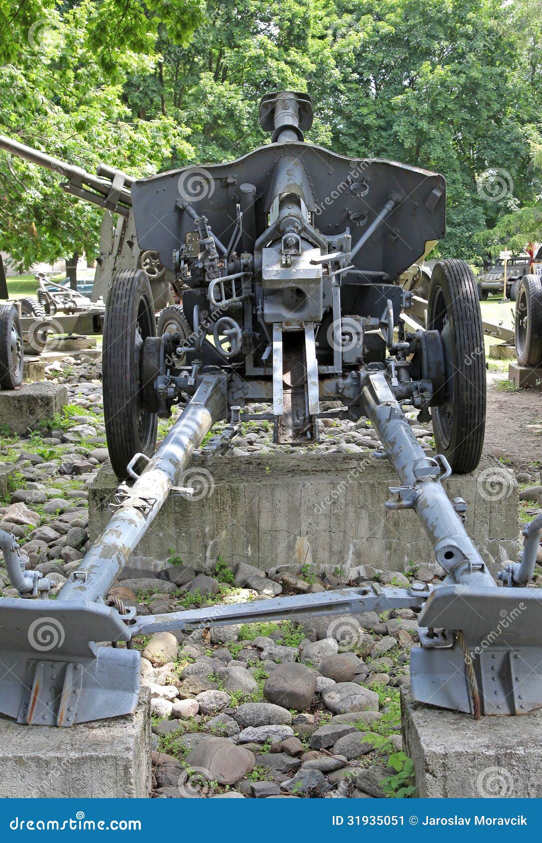 Canon from world war II stock image. Image of rebelion - 31935051