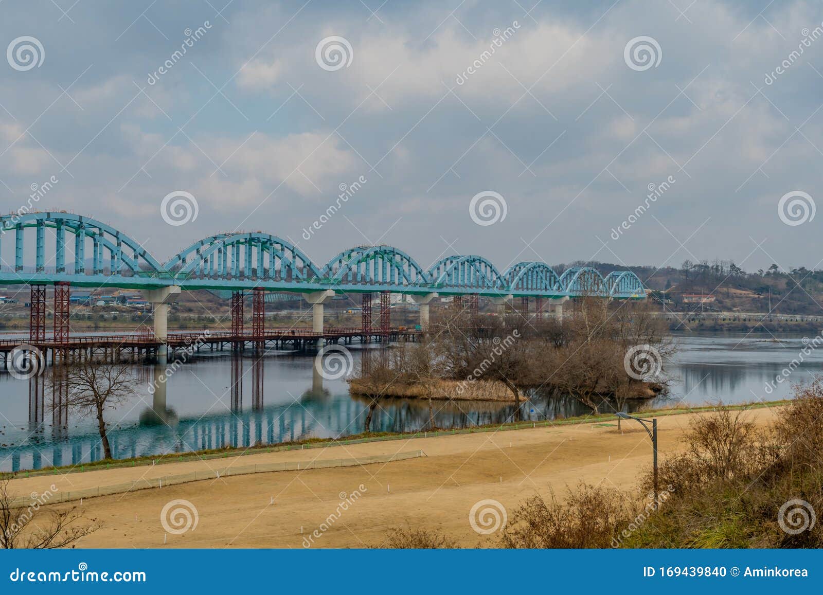 Cantilever Bridge Under Construction Stock Photo - Image of civil ...