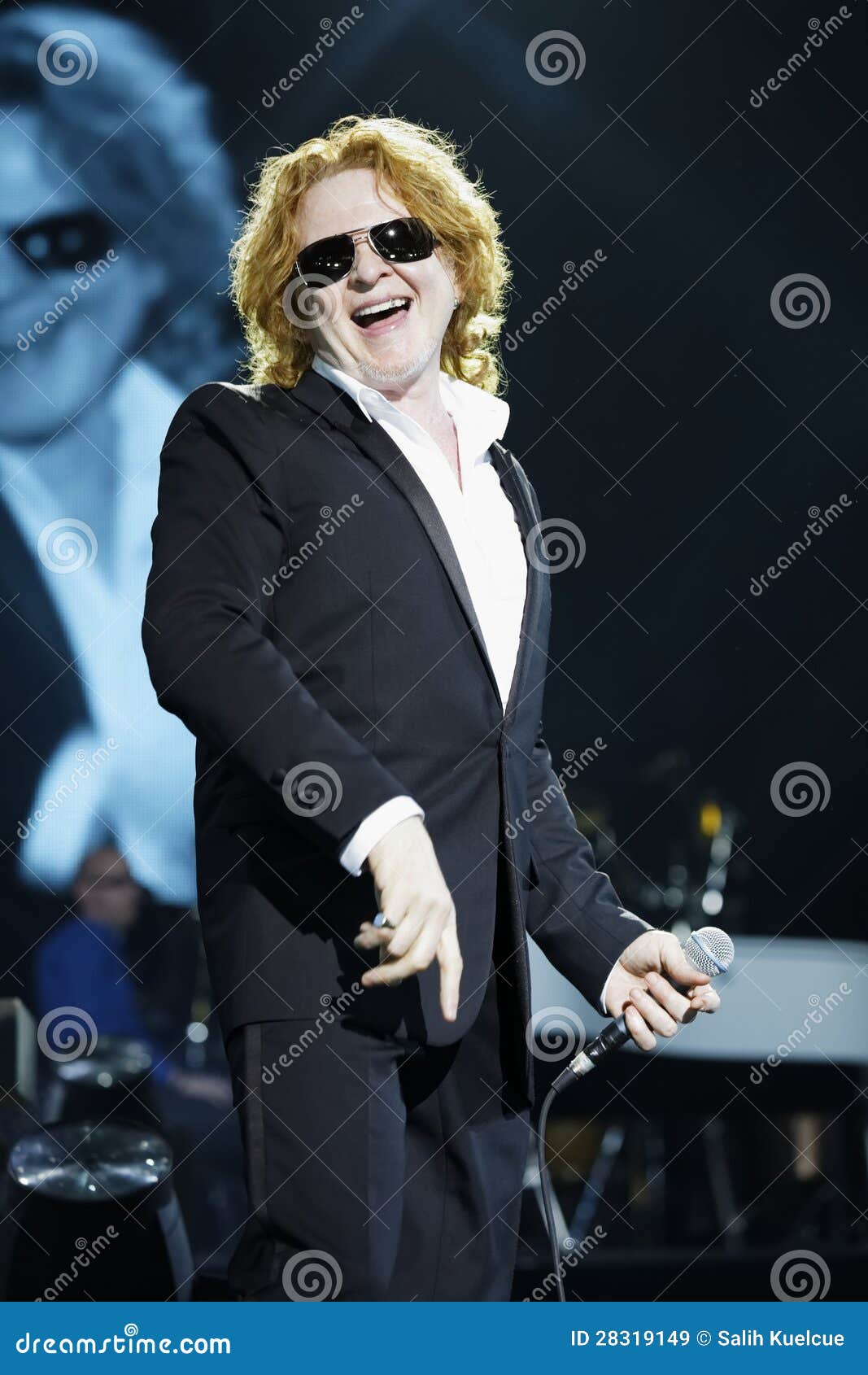 Cantor - Mick Hucknall imagem de stock editorial. Imagem de cantora ...