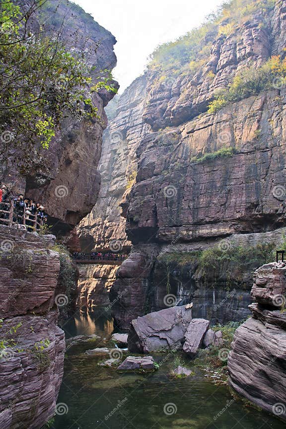 Yuntaishan editorial stock photo. Image of footpath, danxia - 96445558
