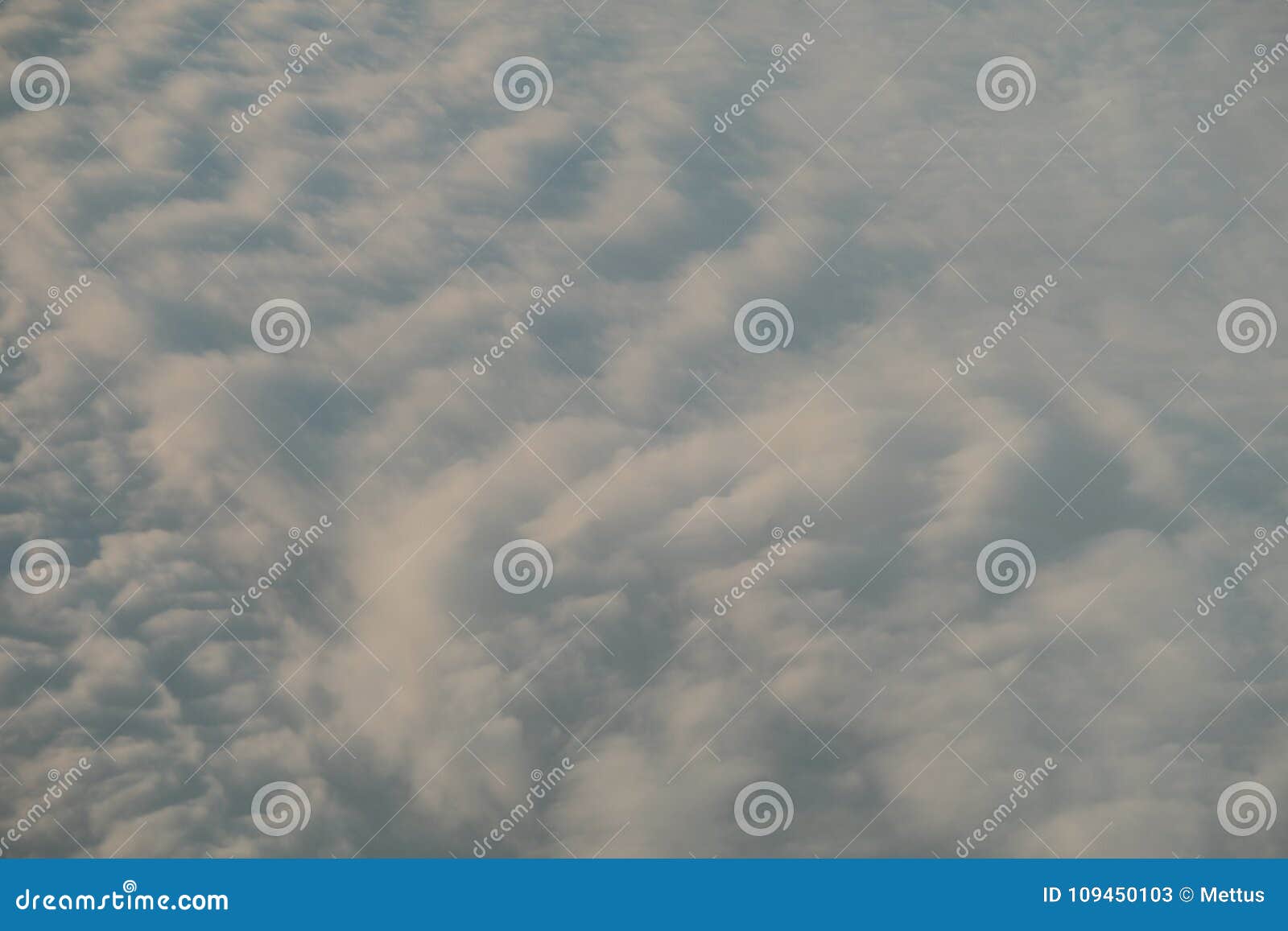 Capa De Nubes Blanca Suave Desde Arriba Imagen de archivo - Imagen de ...