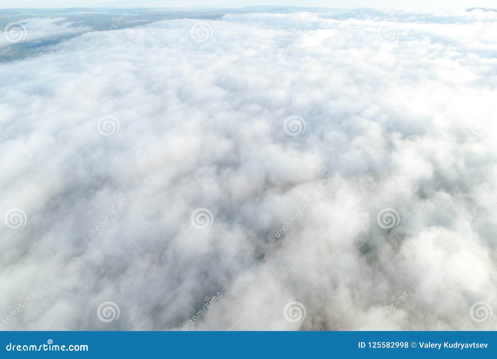 Capa de nubes desde arriba foto de archivo. Imagen de aire - 125582998