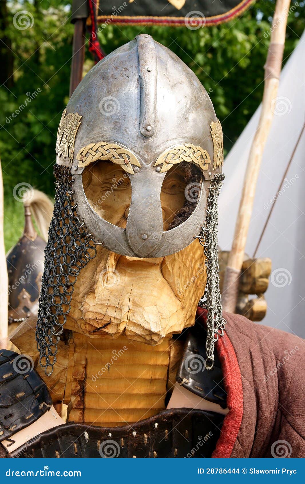 Capacete de Viking imagem de stock editorial. Imagem de espetacular ...