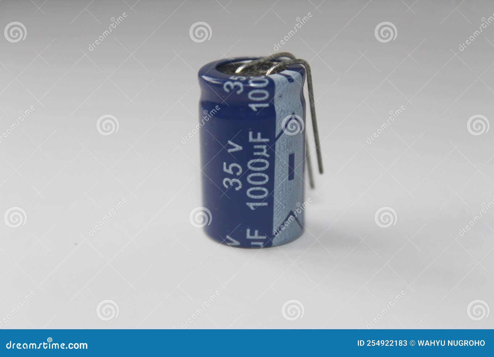 Capacitor is Electronics Part that Can Save Electron Klaten, Indonesia ...