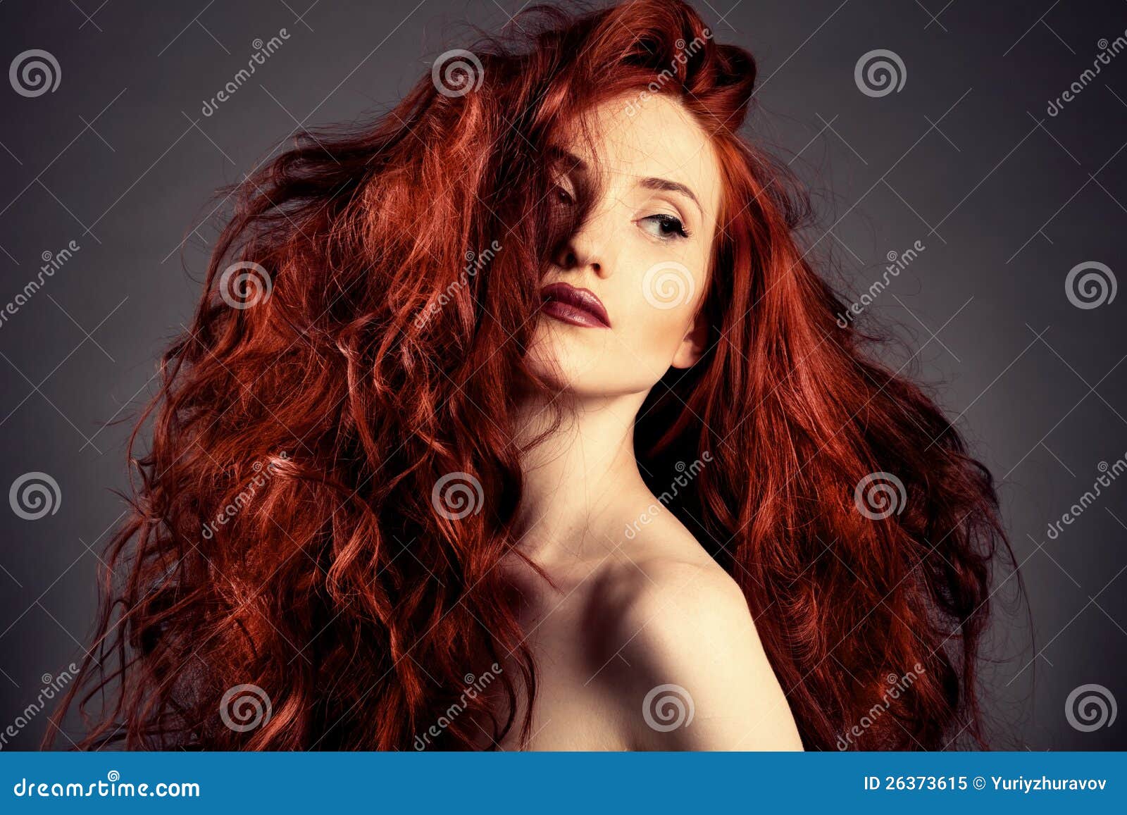 Capelli Rossi. Ritratto Della Ragazza Di Modo Immagine Stock - Immagine ...