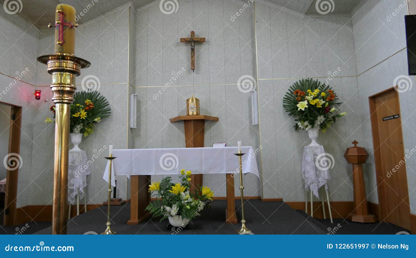 Capilla Religiosa O Funeraria Para El Funeral Imagen de archivo ...