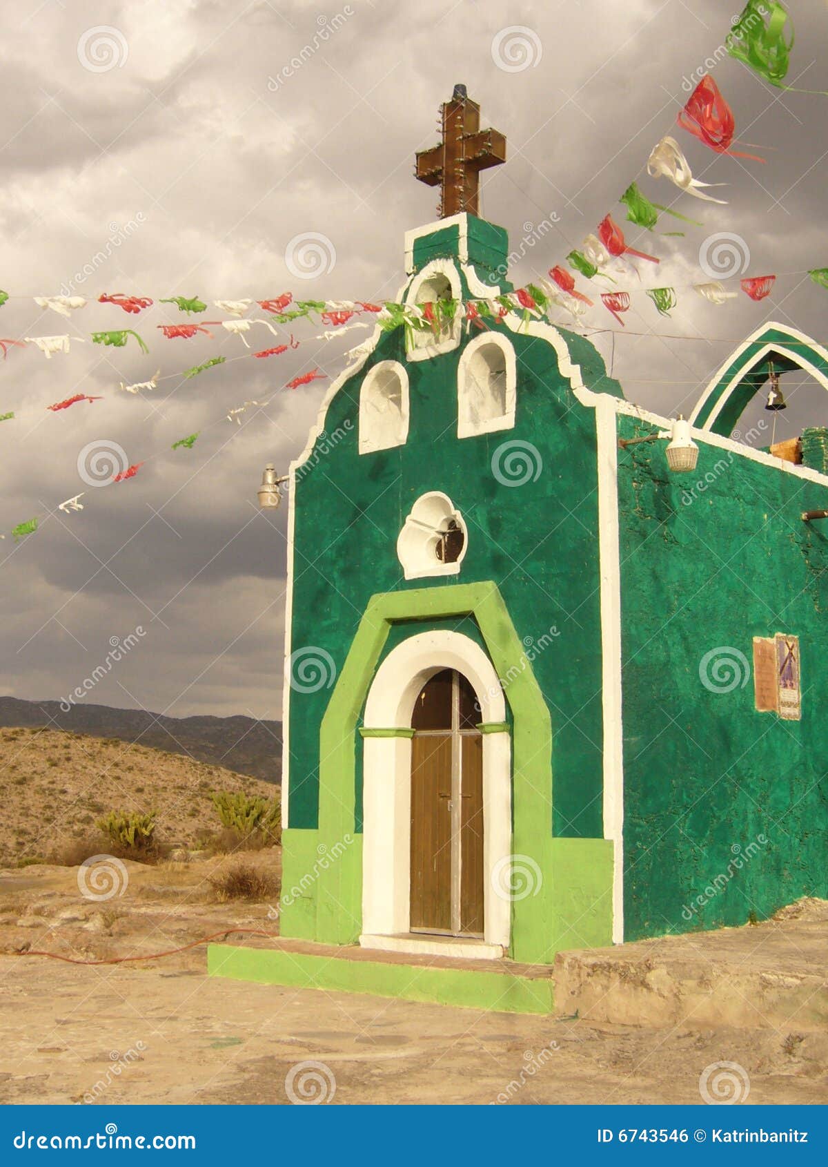 Capilla verde foto de archivo. Imagen de rural, iglesia - 6743546
