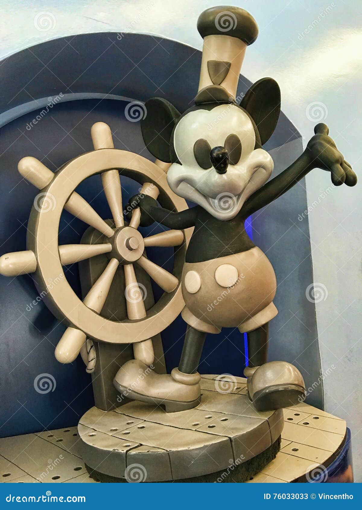 Capitaine Micky Mouse Ship photo stock éditorial. Image du copain ...