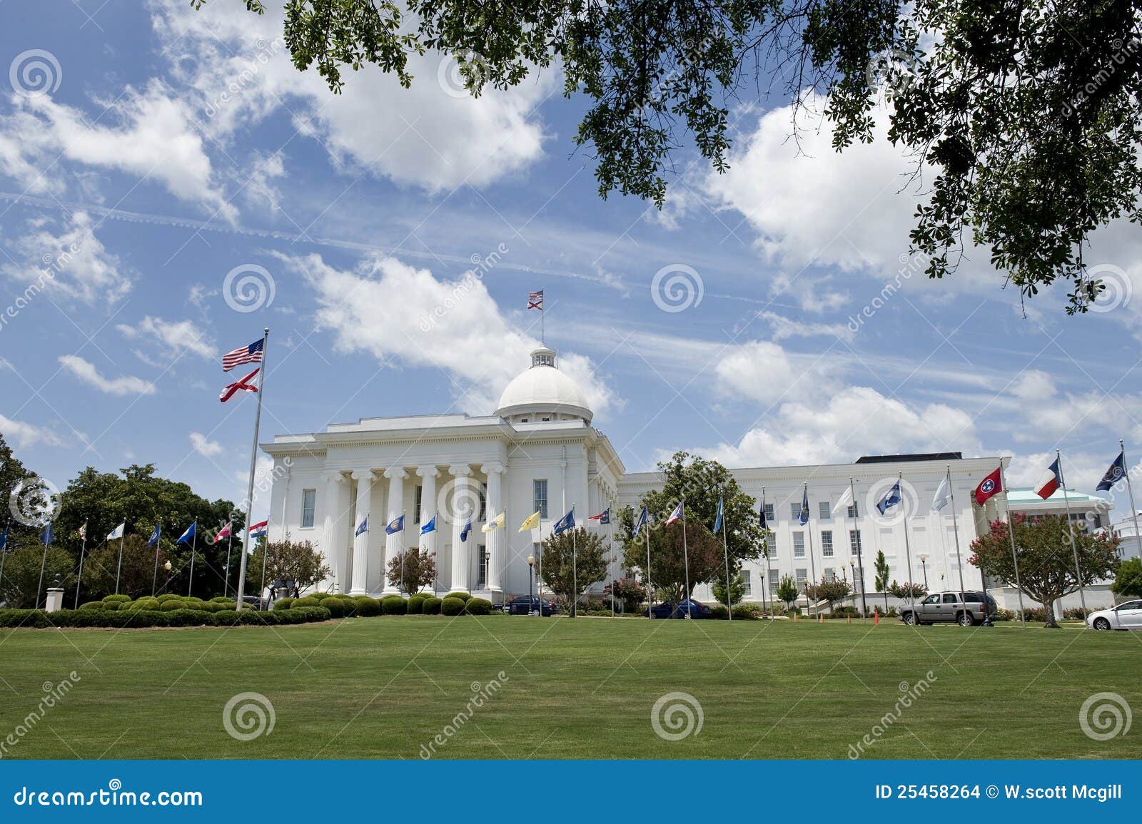 Capital Building in Alabama. Stock Photo - Image of crimson, landmark ...
