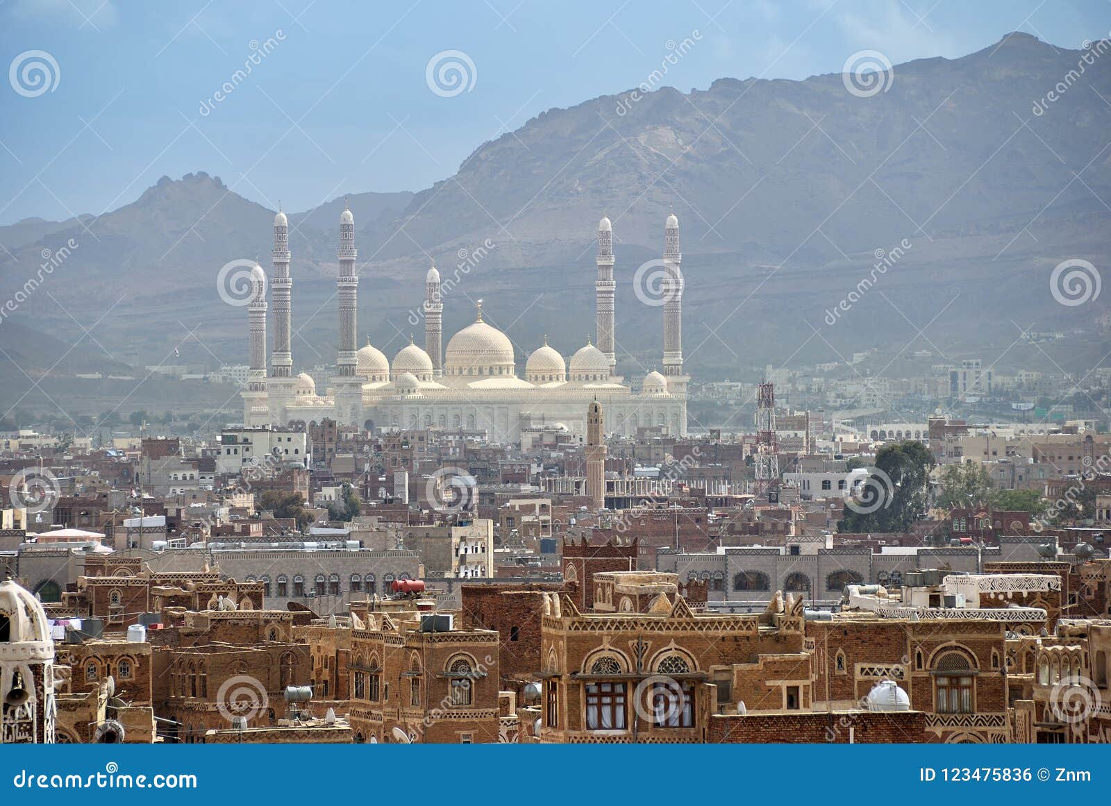 Capital de Yemen, Sanaa foto de archivo. Imagen de urbano - 123475836
