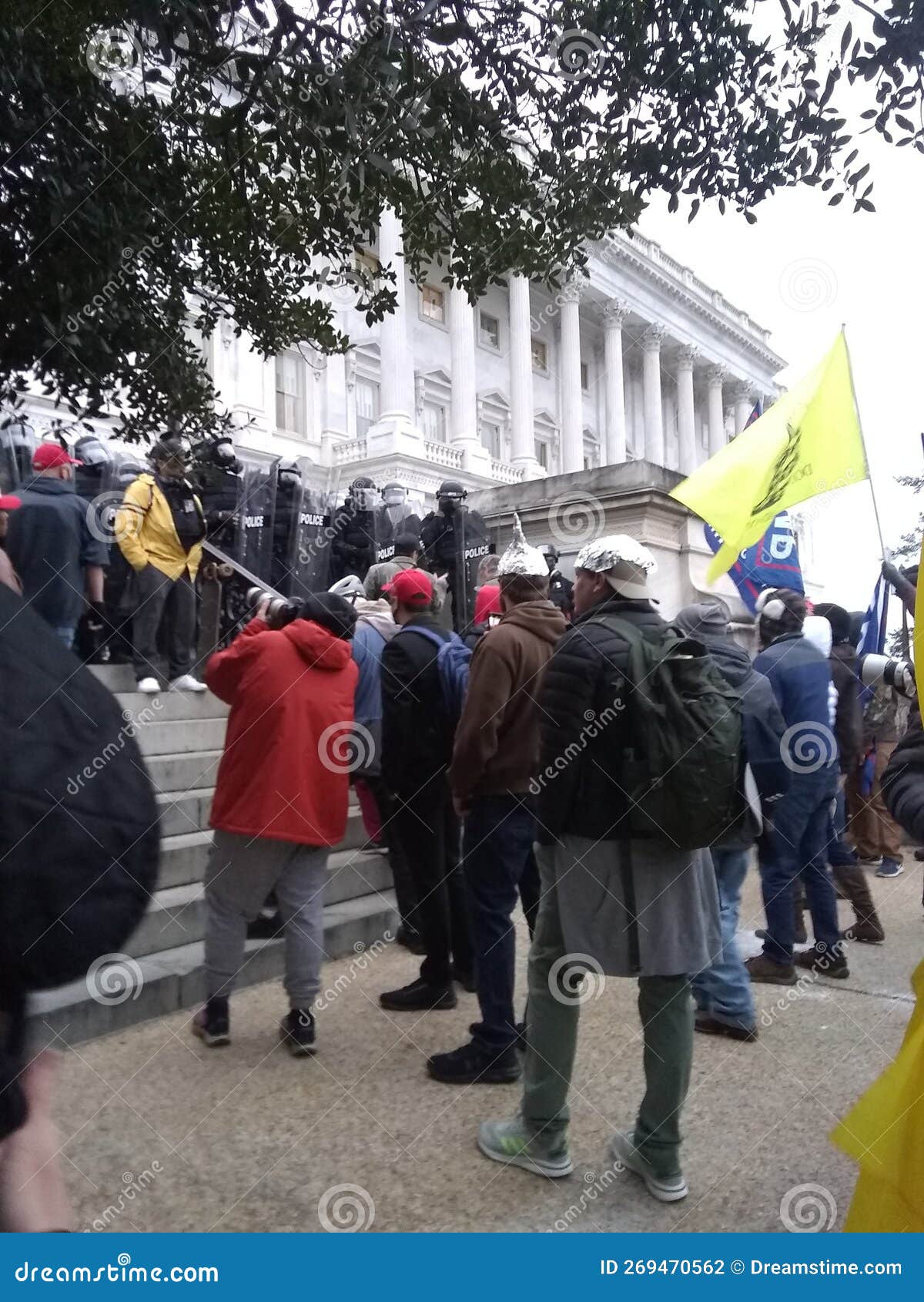 PeaceFull Capital Hill Crowd - Ending Peacefully 4 Righteous Radical ...