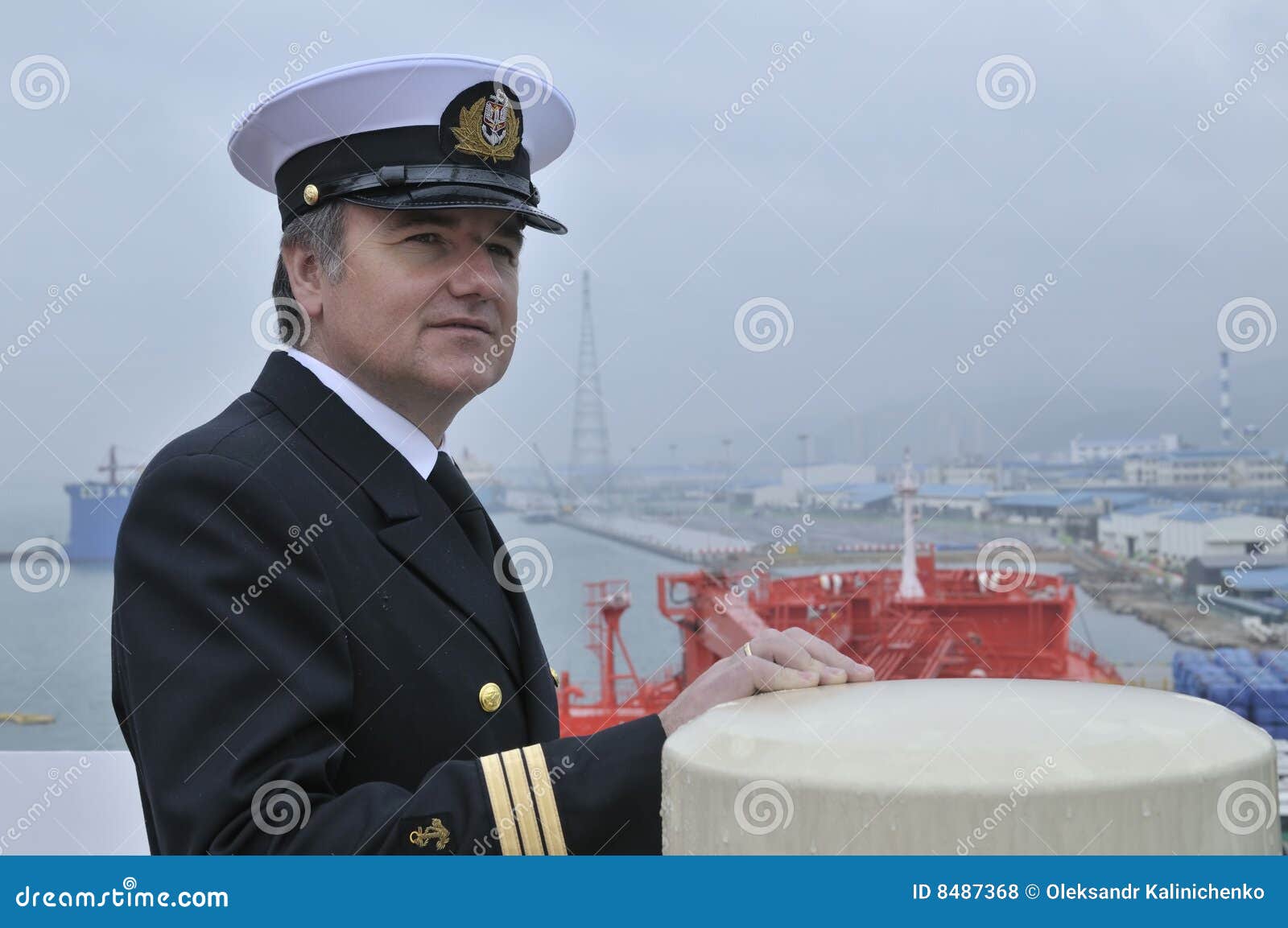Capitano Della Nave Dell'oceano Fotografia Stock - Immagine di ...
