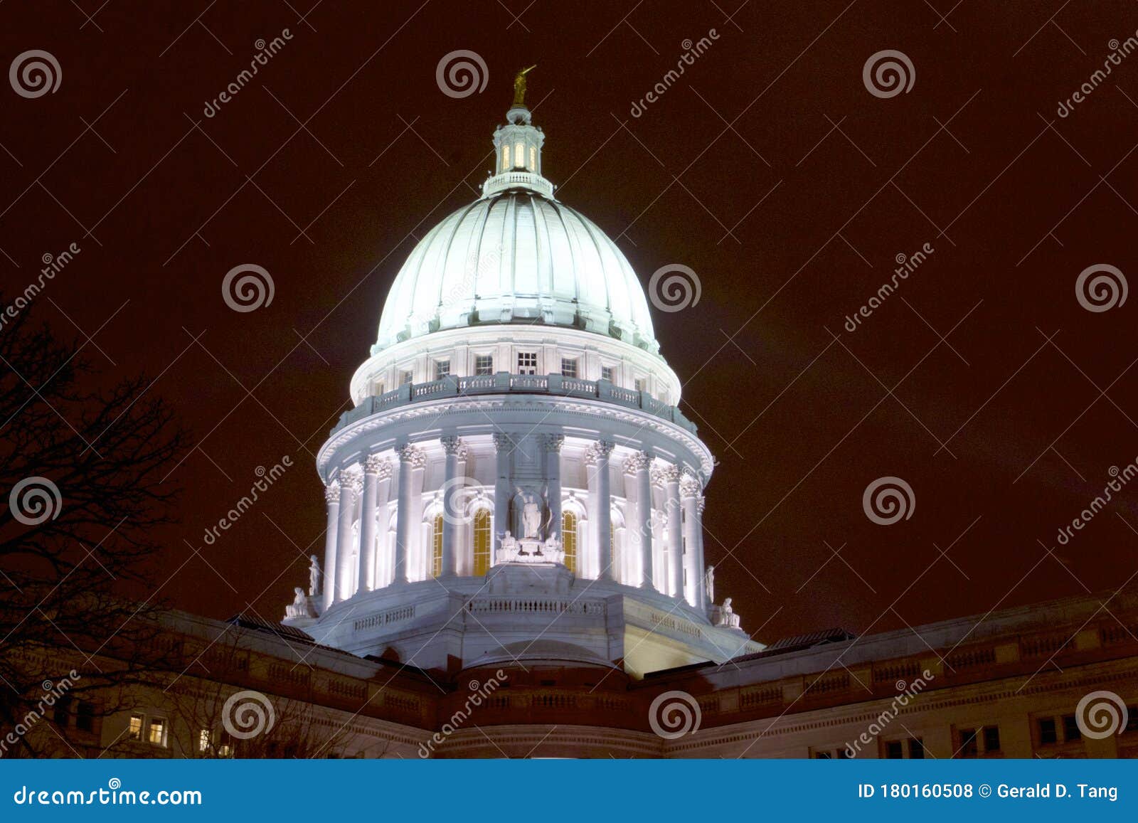Capitol Building in Madison 829635 Stock Photo - Image of night ...