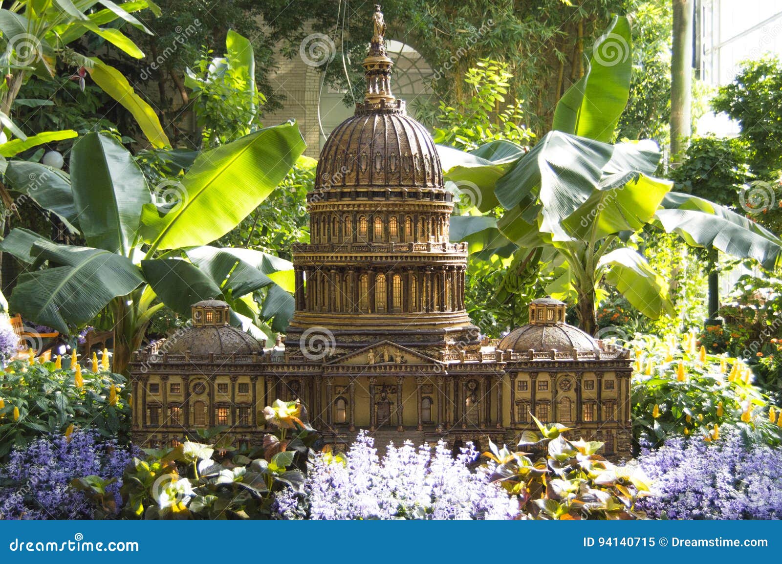 Capitol Miniature in Botanic Gardens Editorial Image - Image of park ...