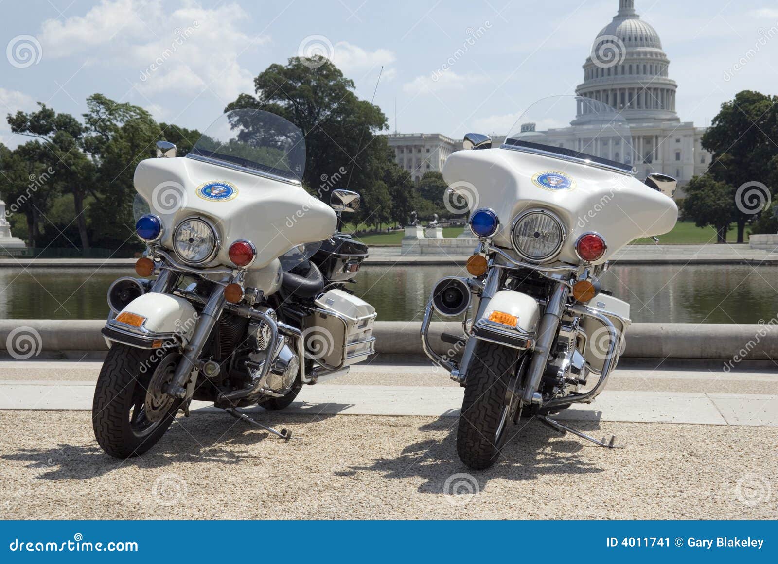 Capitol Security editorial photo. Image of bike, road - 4011741